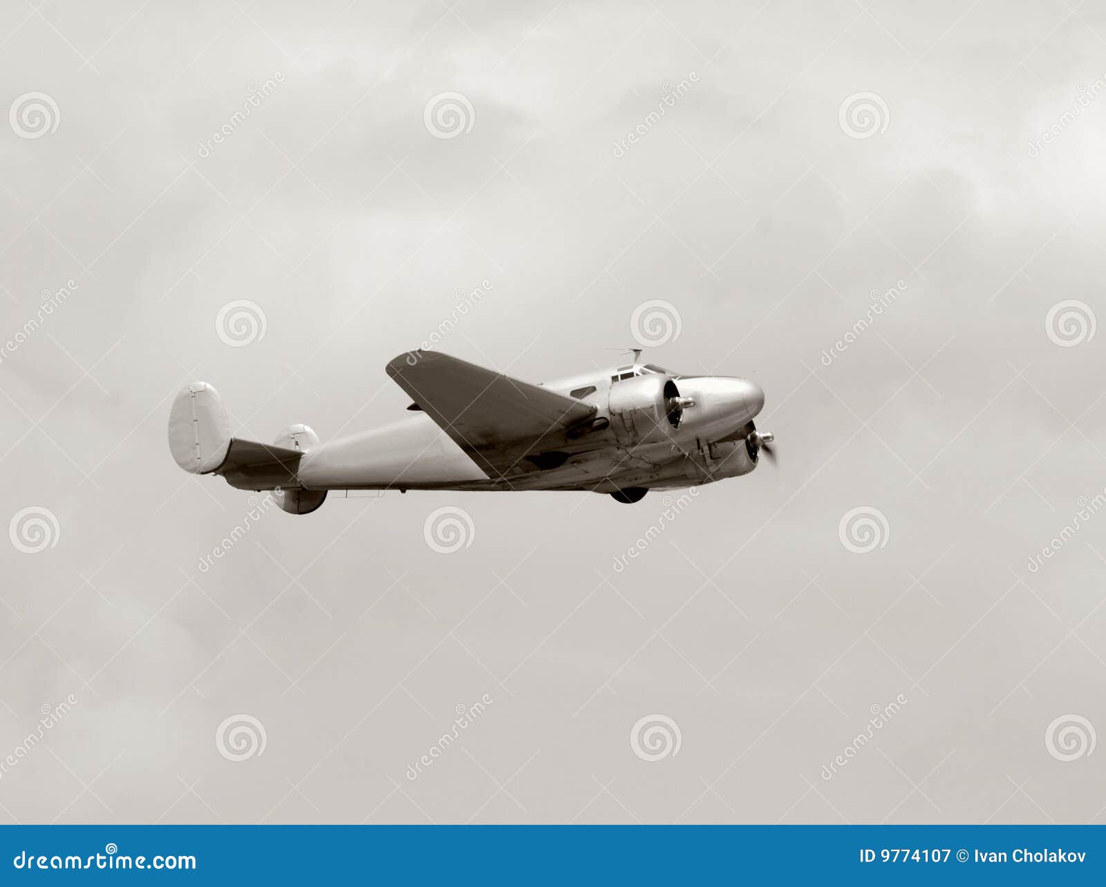 Old propeller airplane stock image. Image of aircraft - 9774107