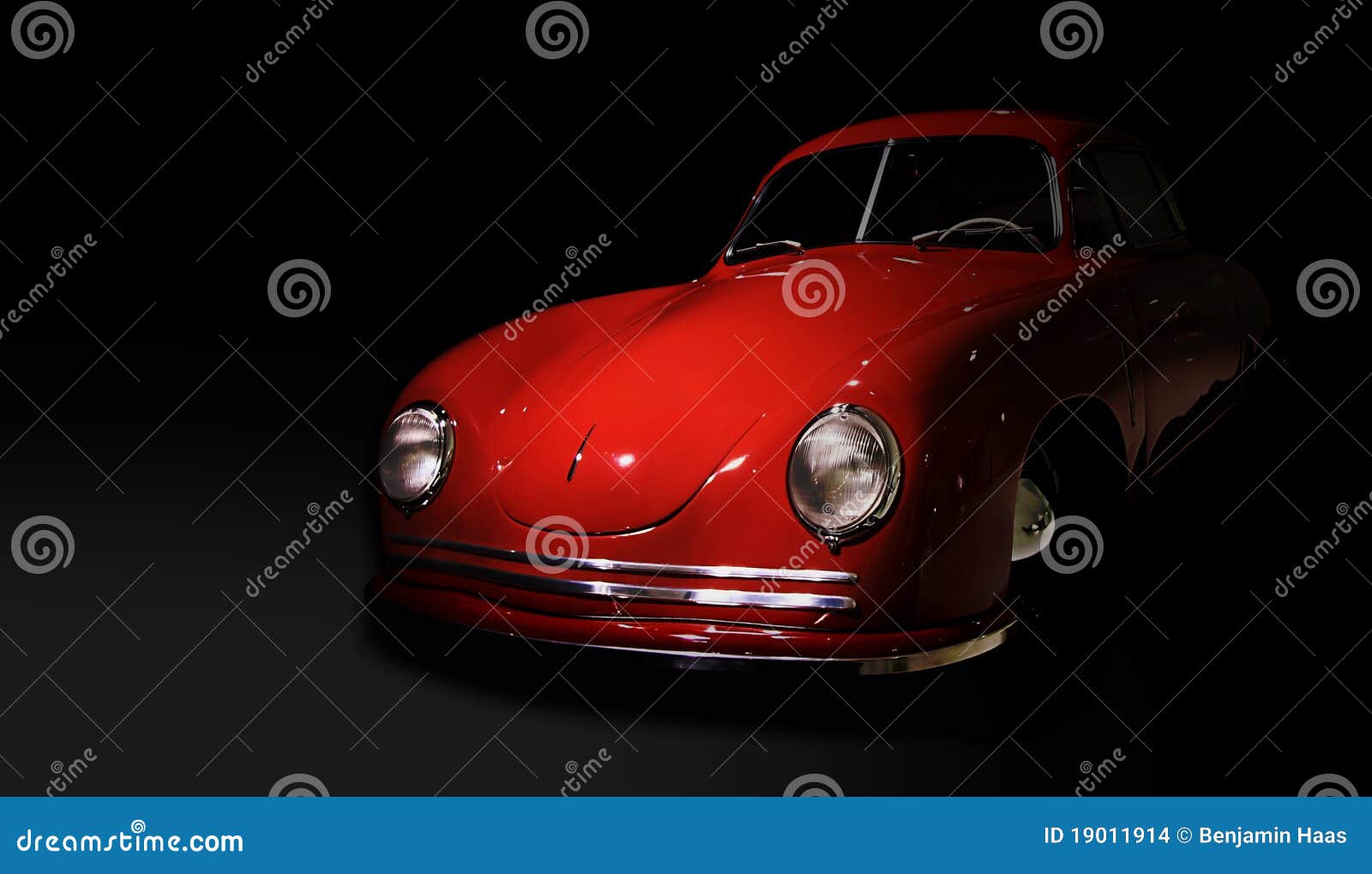 Old Racing car editorial stock image. Image of design - 19011914