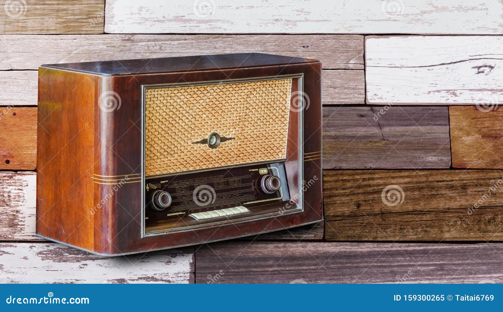 Old radio on table stock image. Image of analog, speaker - 159300265