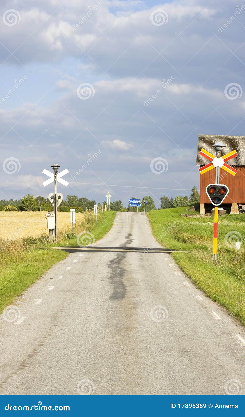 Old railroad crossing stock image. Image of fields, crossing - 17895389