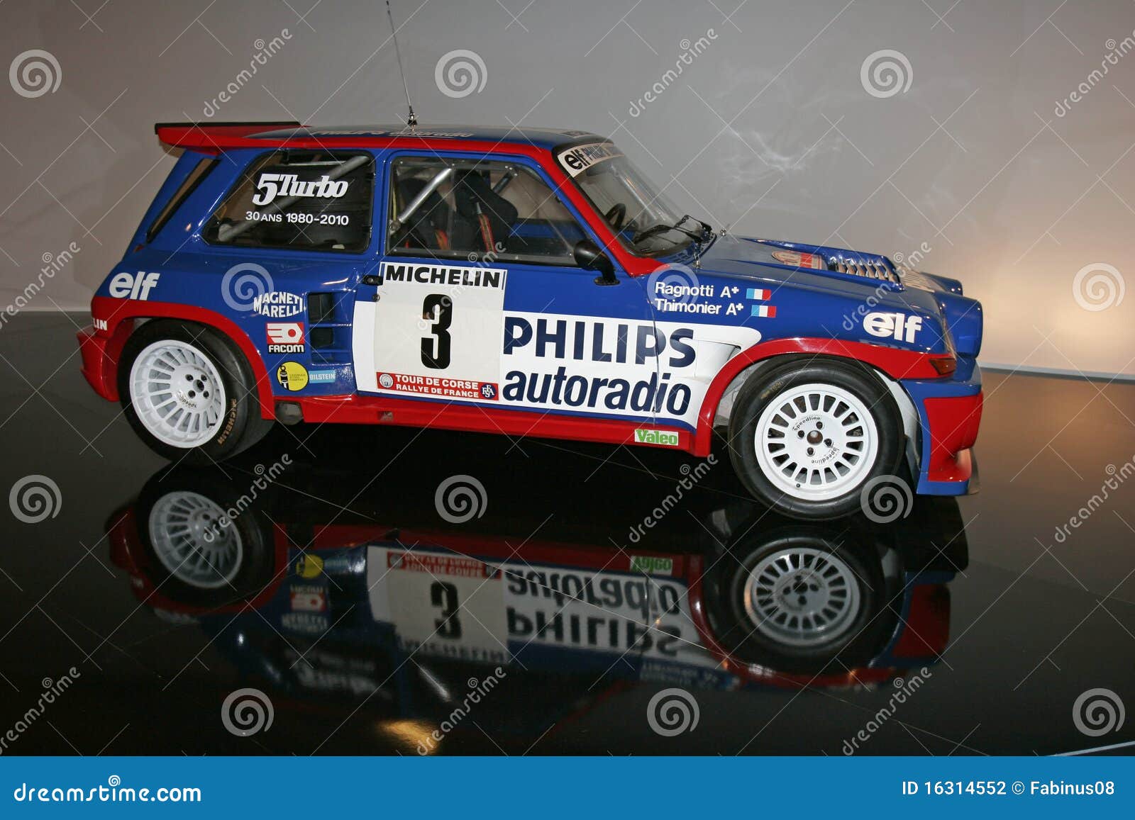OLd rally car editorial photography. Image of color, headlights - 16314552