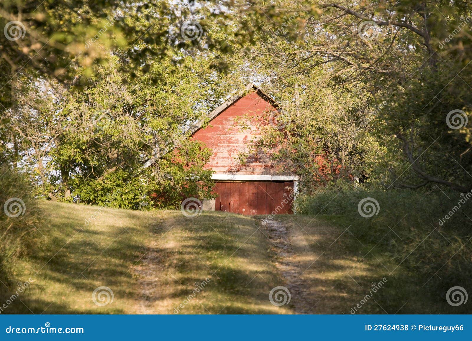 Old Red Barn stock photo. Image of wooden, country, rural - 27624938