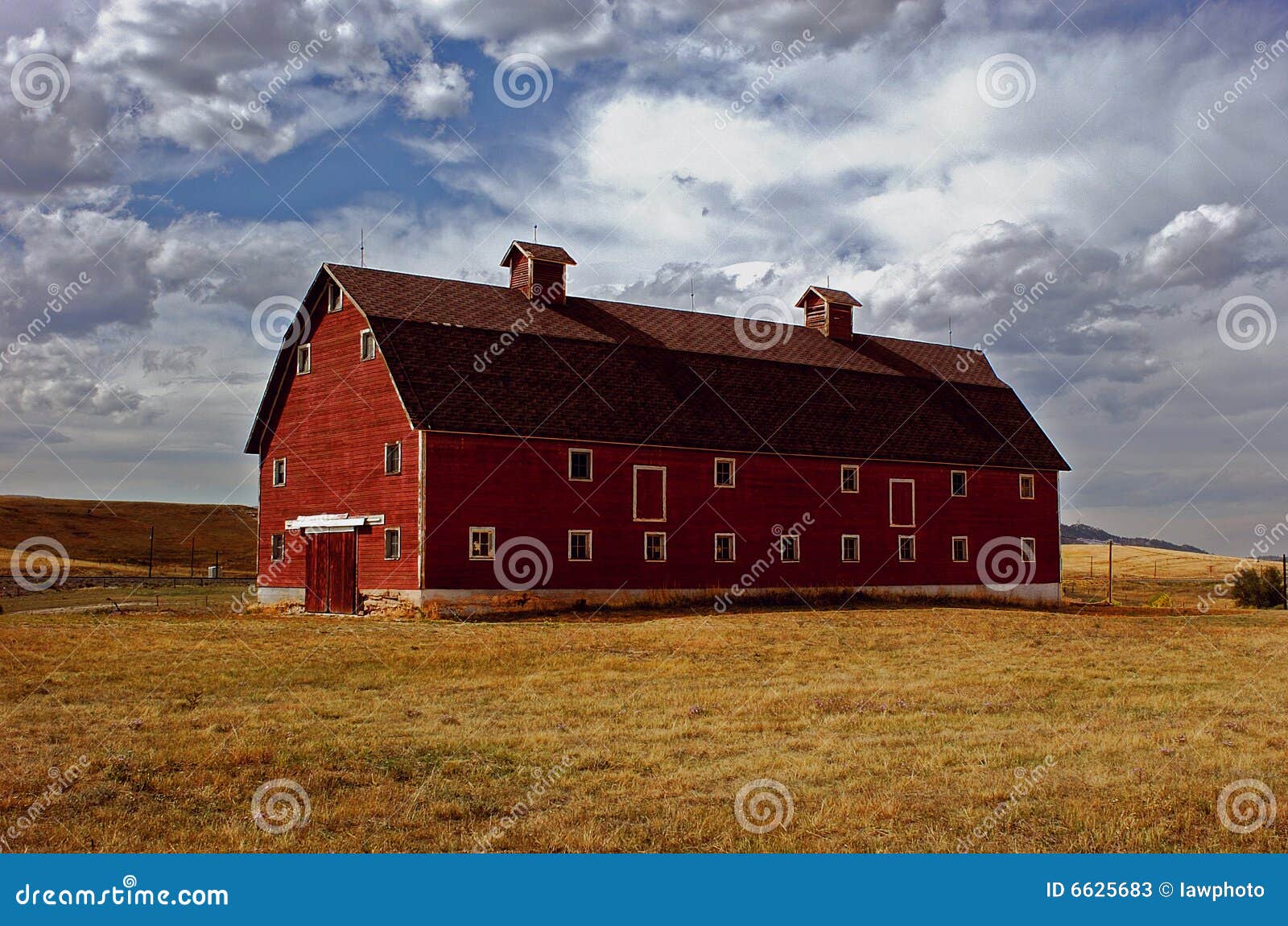 Old Red Barn stock image. Image of shawn, architecture - 6625683