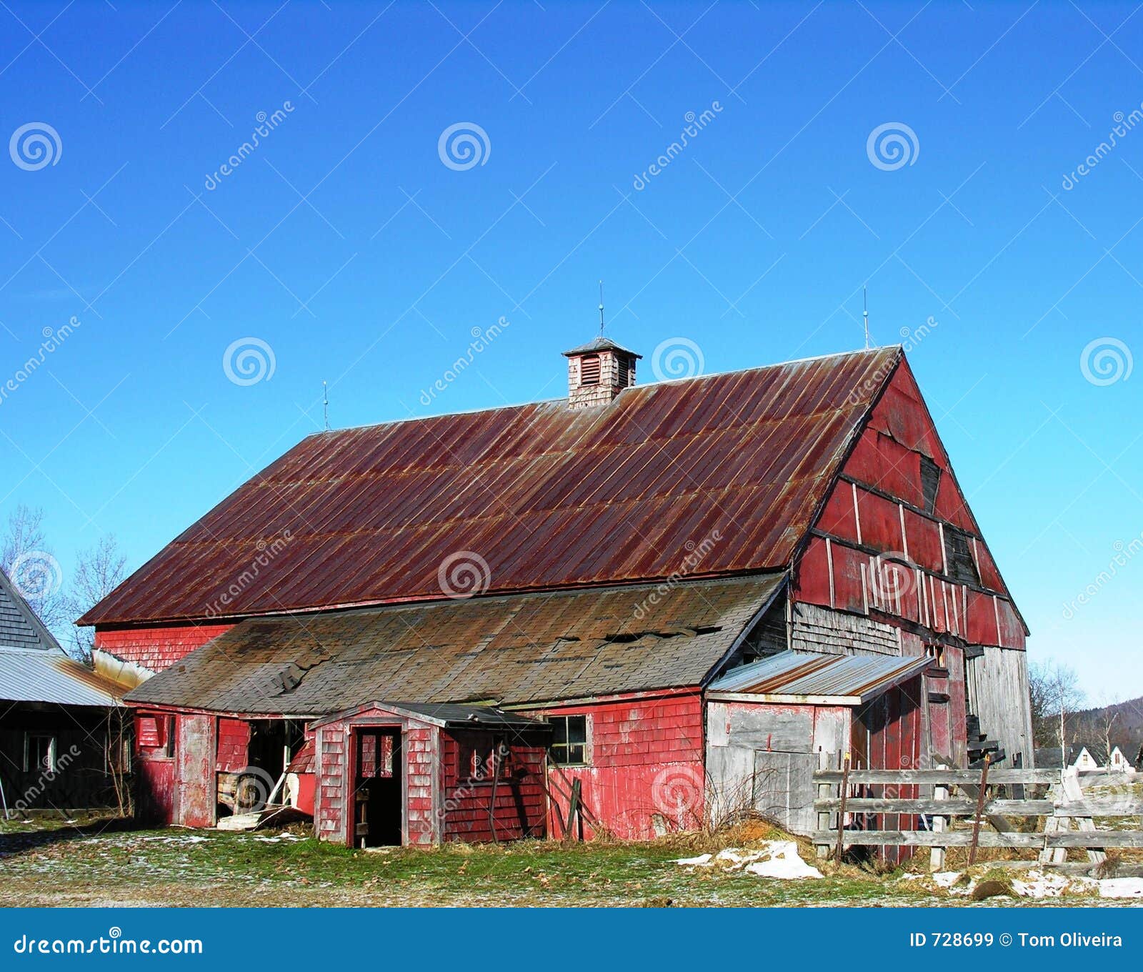Old red barn. stock image. Image of room, doorway, wood - 728699