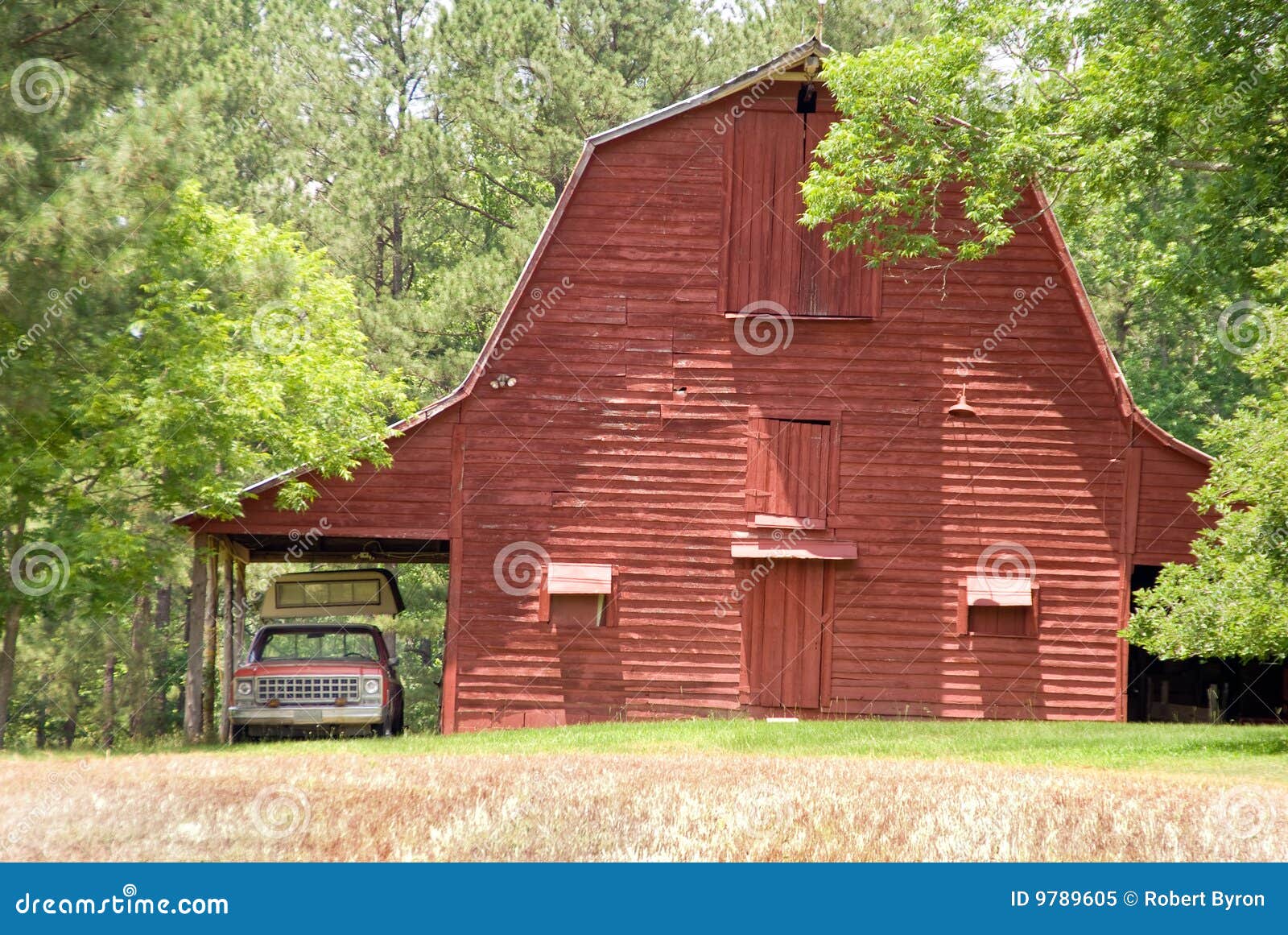 Old Red Barn stock image. Image of outdoors, agricultural - 9789605