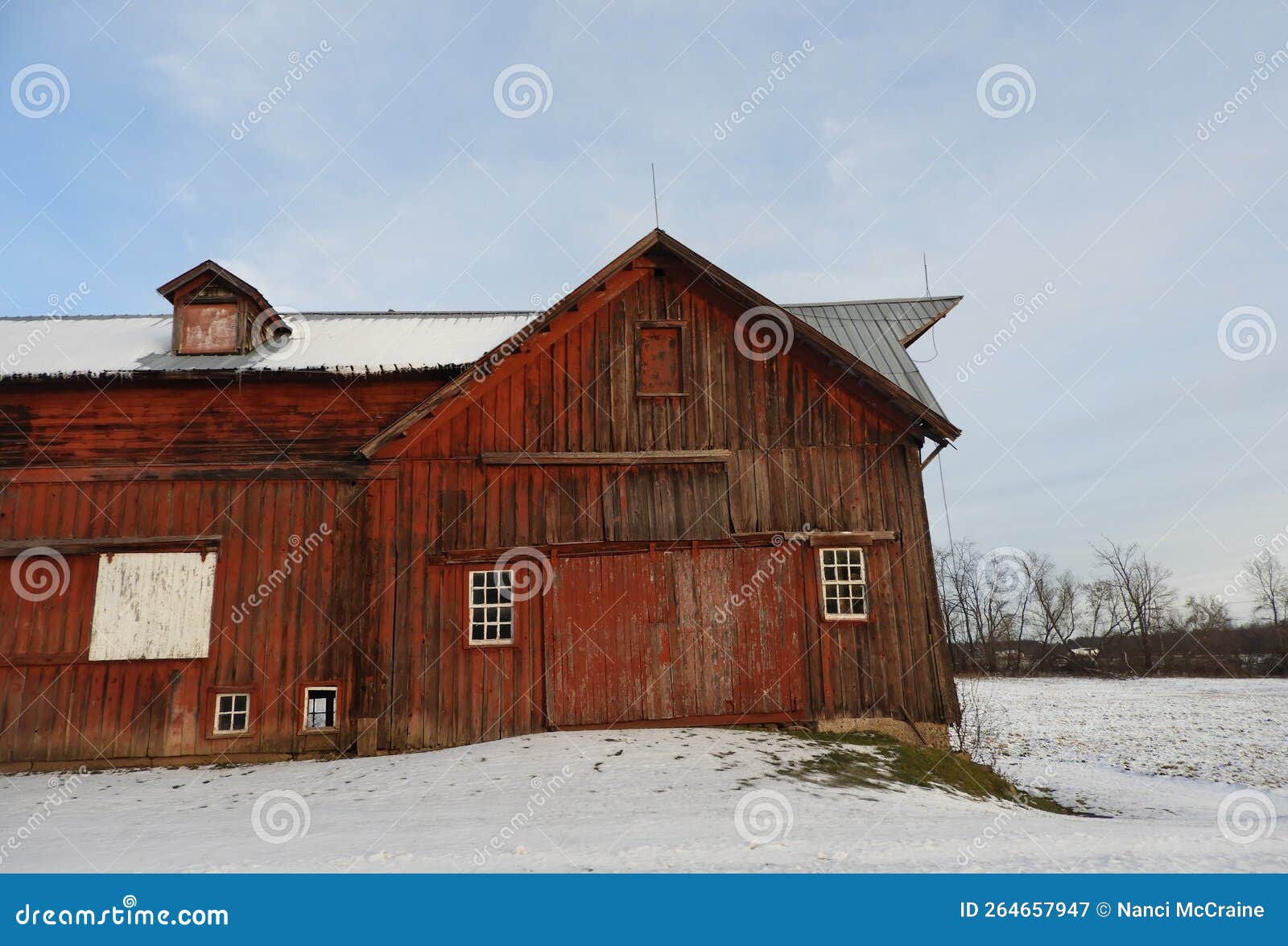 Historic Antique Red Barn after Winter Snowfall Stock Image - Image of ...