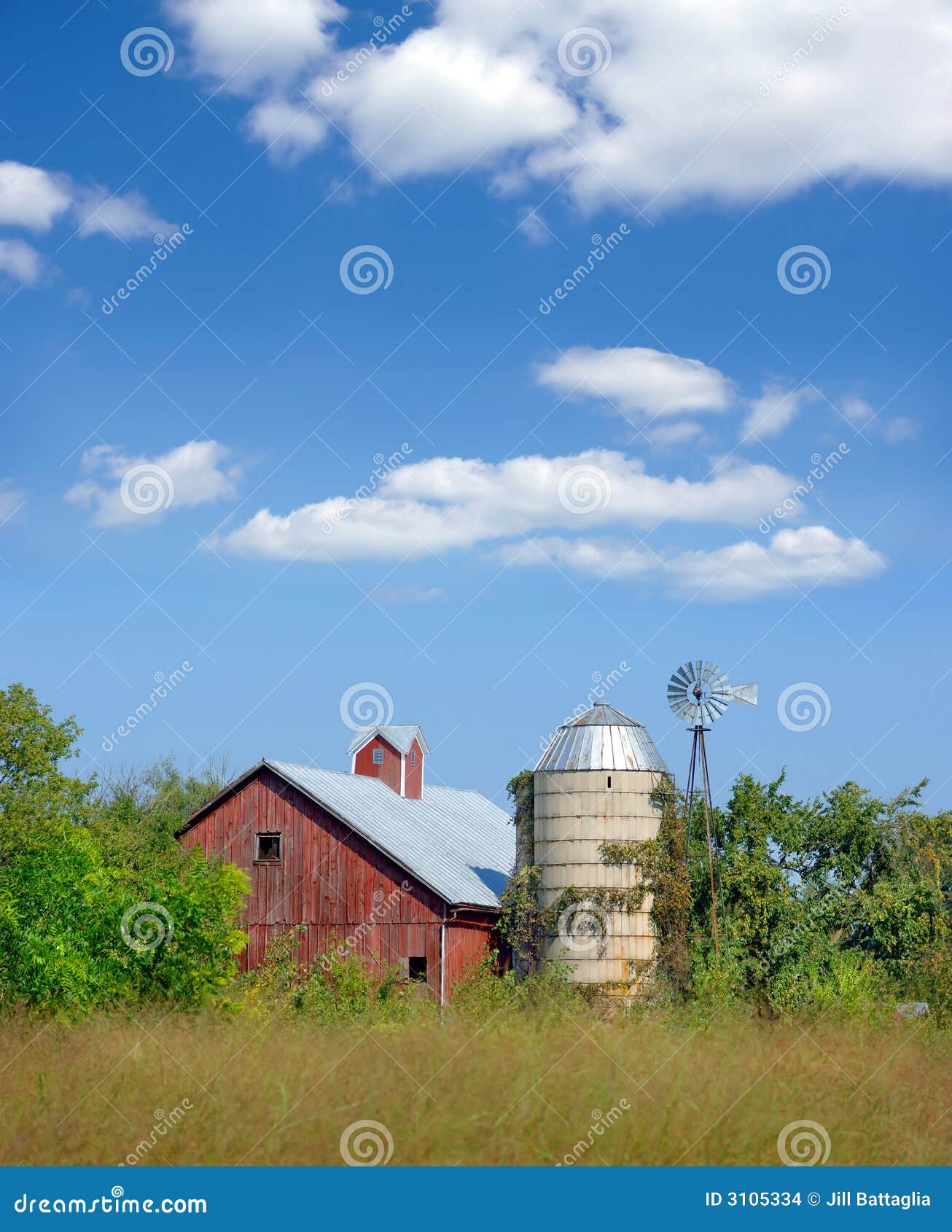 Old Red Barn and Silo stock photo. Image of dairy, agriculture - 3105334