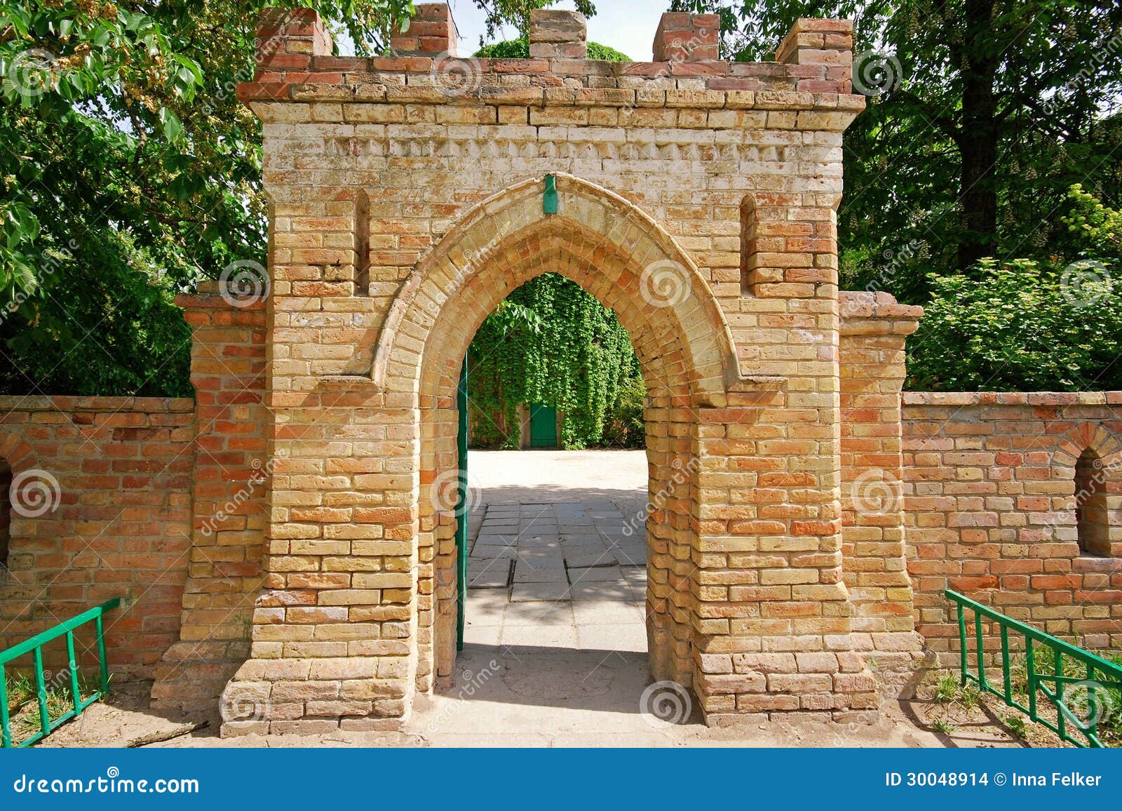 Brick Gate Posts And Tree Lined Lane Into An Estate In The Historic ...