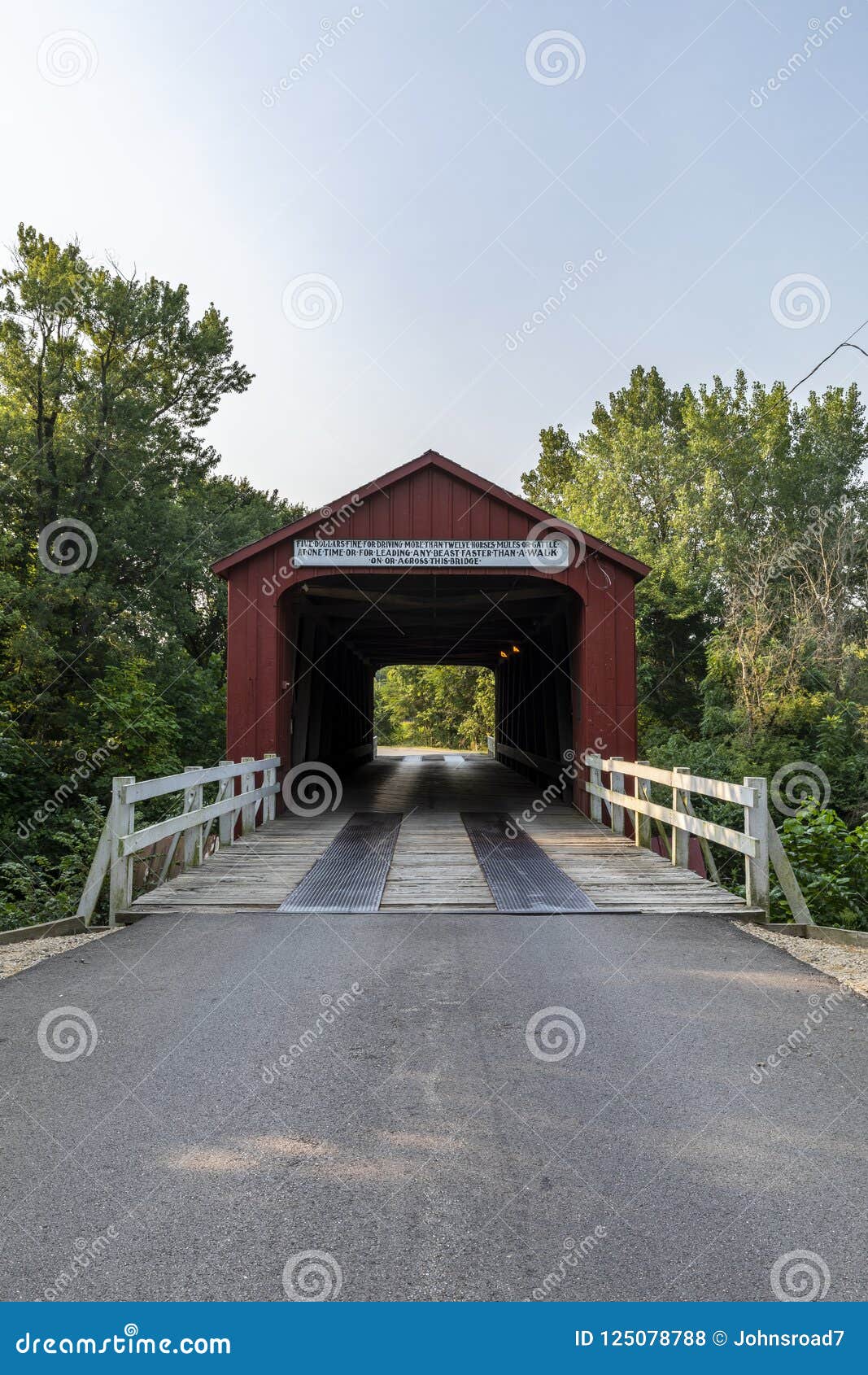 Old Red Covered Bridge stock photo. Image of illinois - 125078788