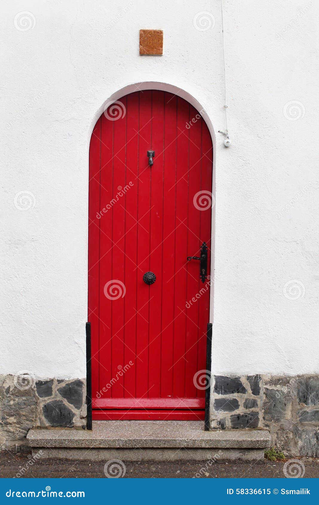 Old red door stock image. Image of entrance, close, antique - 58336615