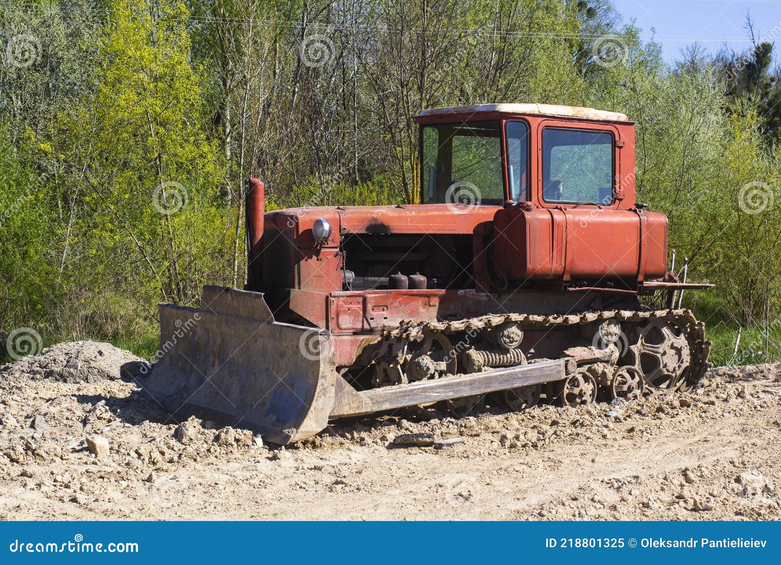 Old Red Dozer with Fixed Blade Stock Image - Image of fixed, bulldozer ...