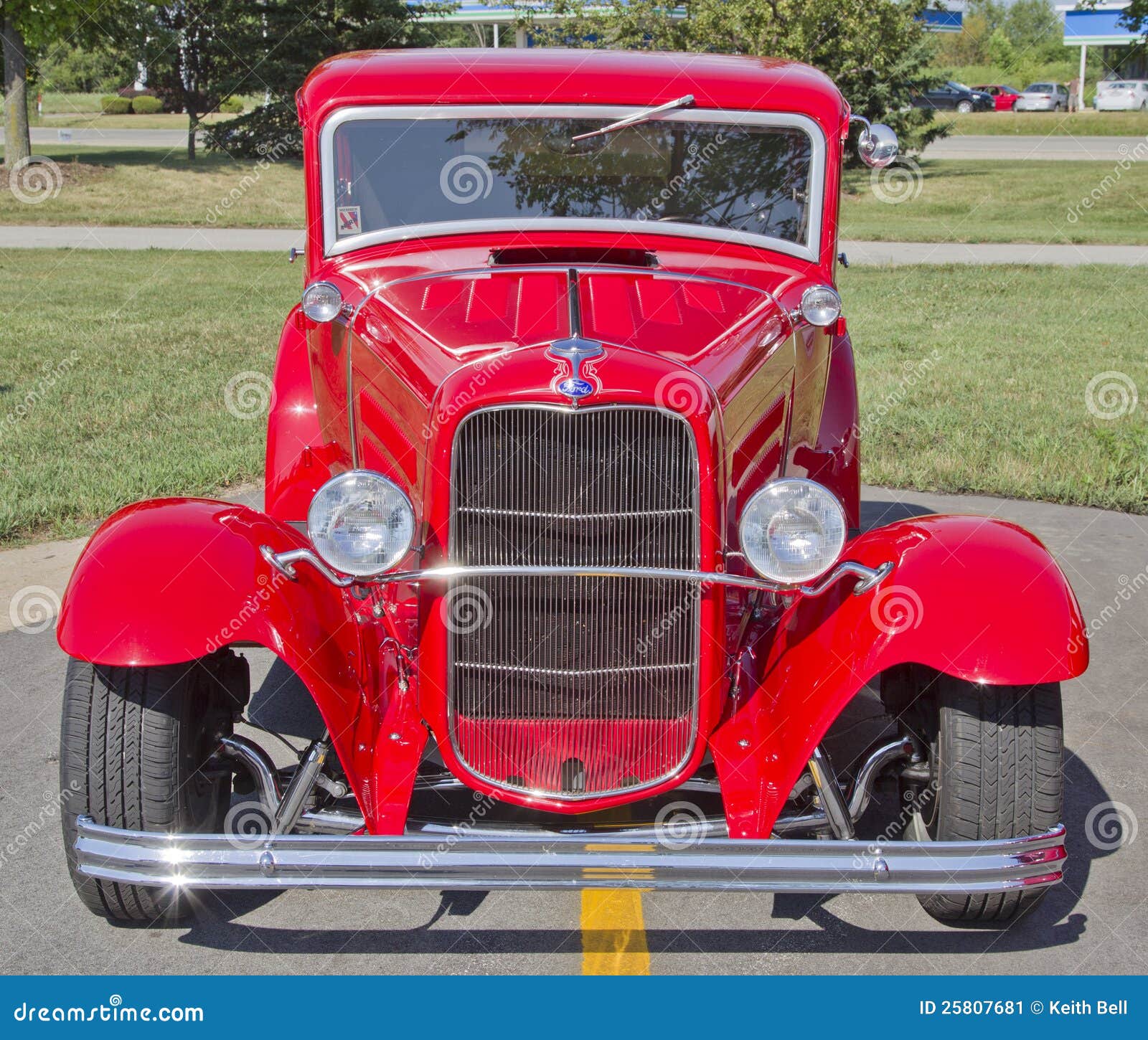 Old Red Ford Hot Rod Front editorial photo. Image of front - 25807681