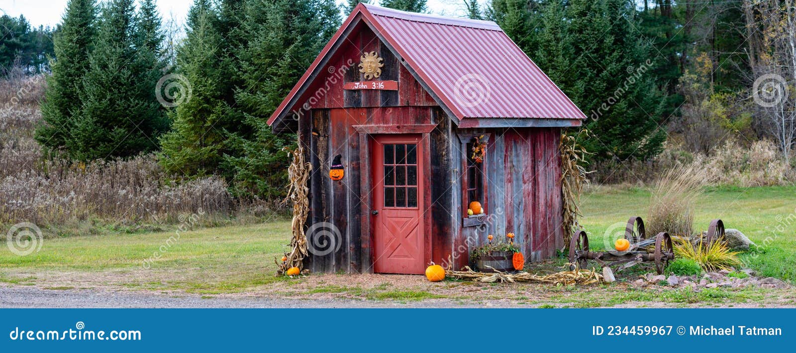 Old Red Shed Decorated for Fall in Wisconsin Stock Image - Image of ...