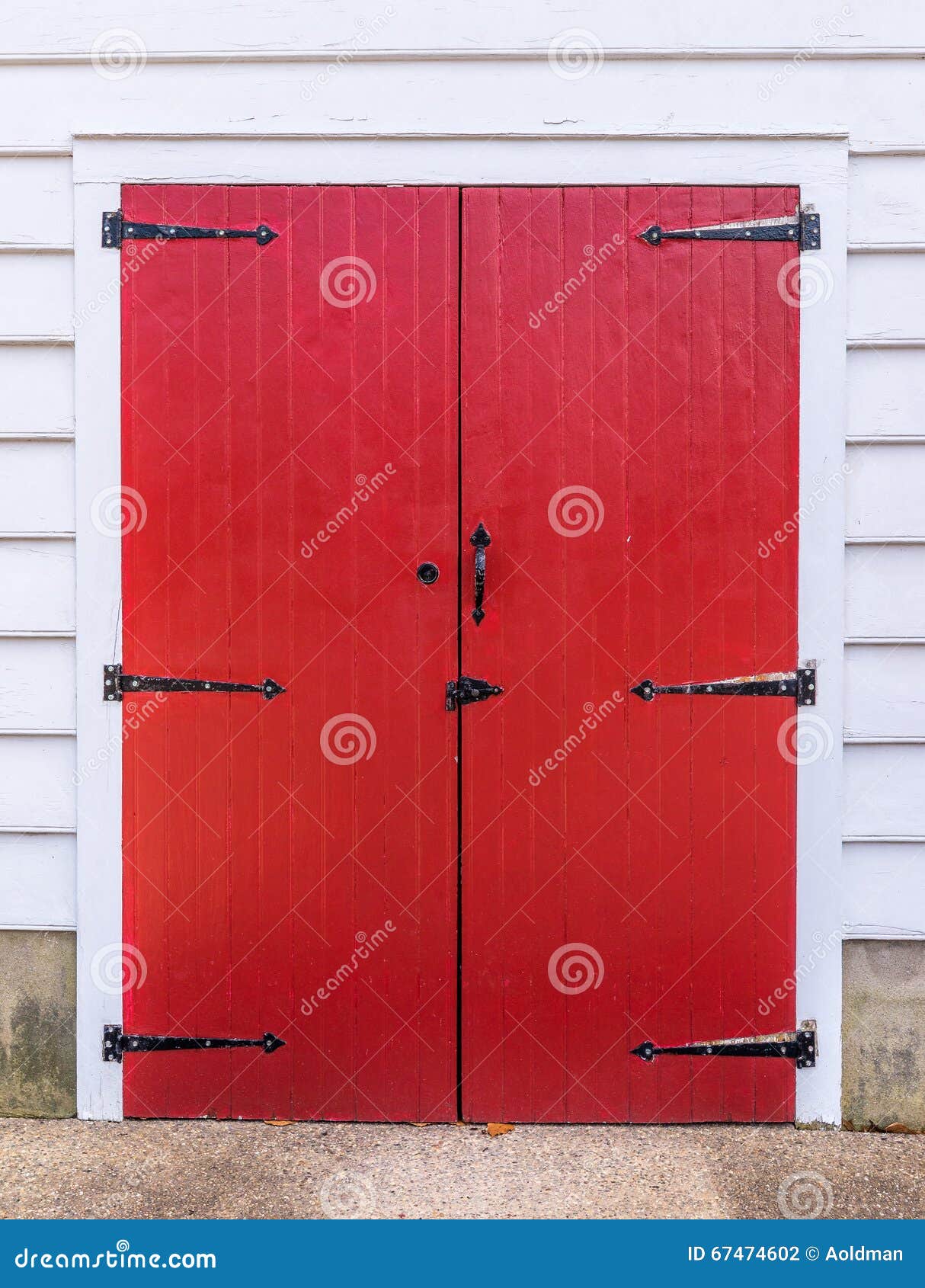 Old red wood gate stock photo. Image of blind, house - 67474602