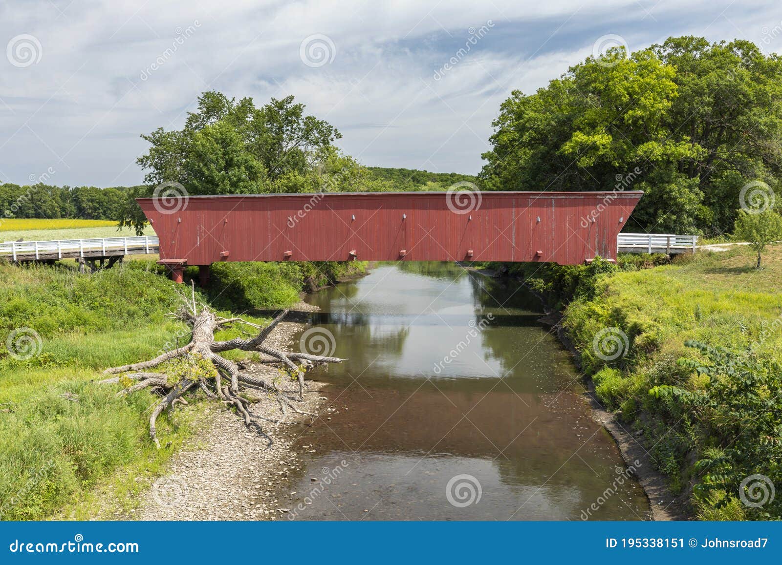 An Old Red Wooden Covered Bridge Stock Image - Image of countryside ...