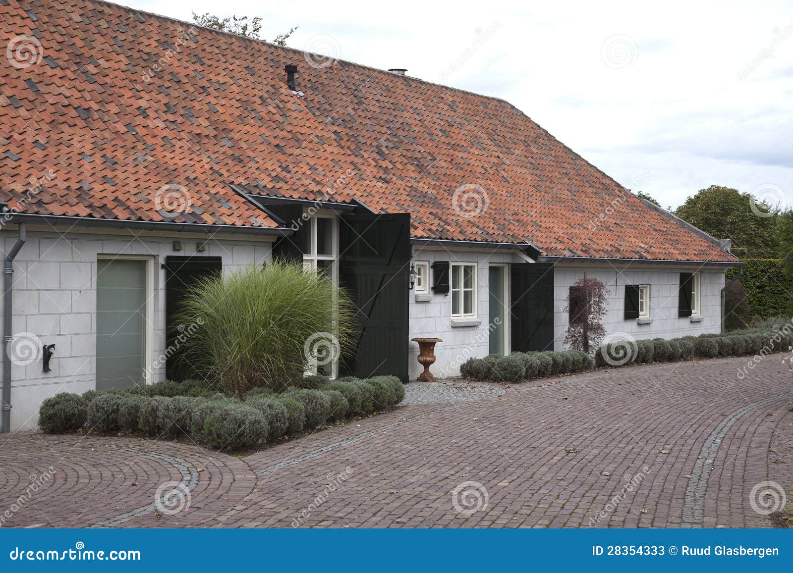 Old Restored Dutch Farmhouse Stock Image - Image of clay, house: 28354333