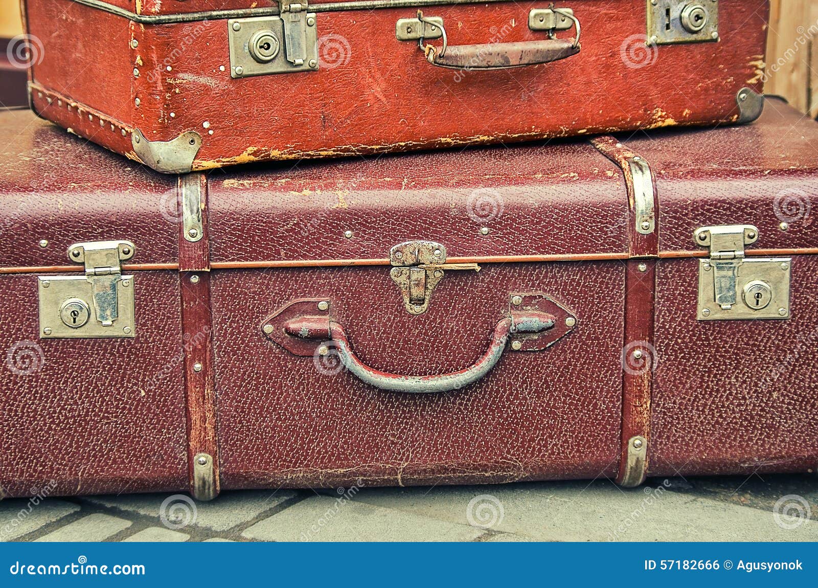 1,856 Retro Valise Stock Photos - Free & Royalty-Free Stock Photos from ...