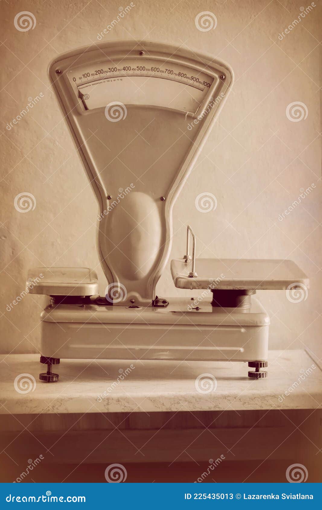 Old retro scales stock image. Image of cash, balance - 225435013