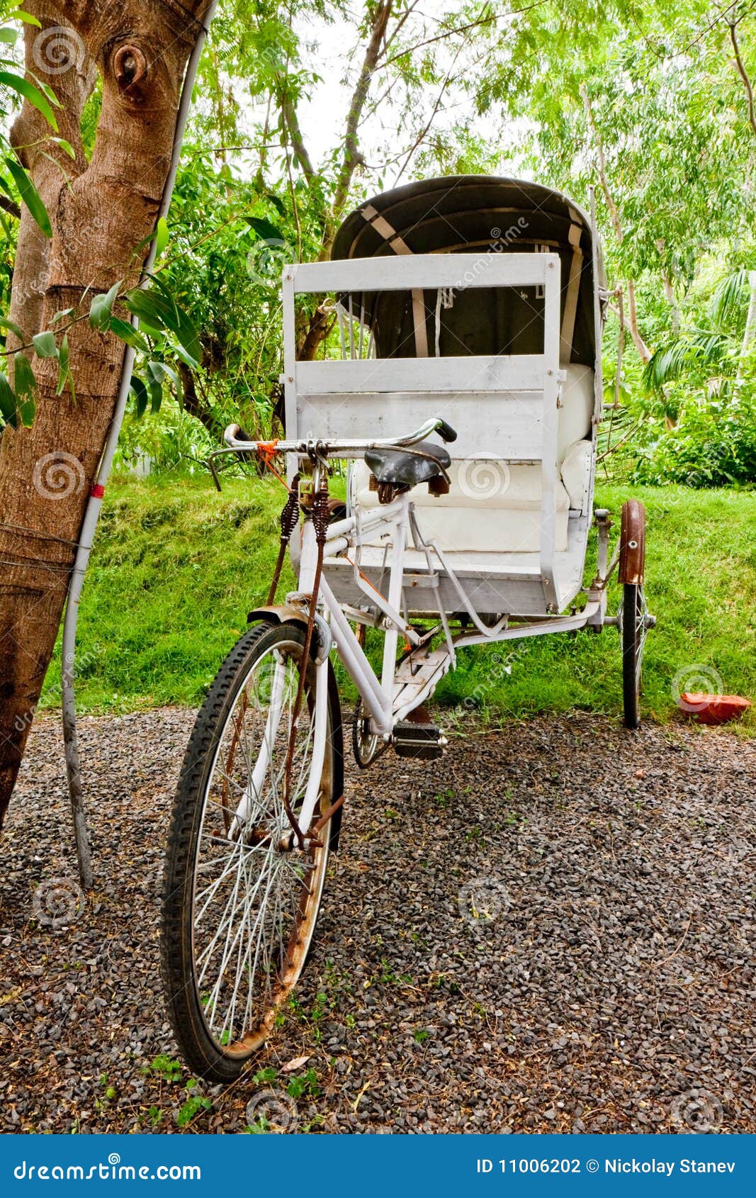 Old Rickshaw stock photo. Image of rusty, resort, transportation - 11006202