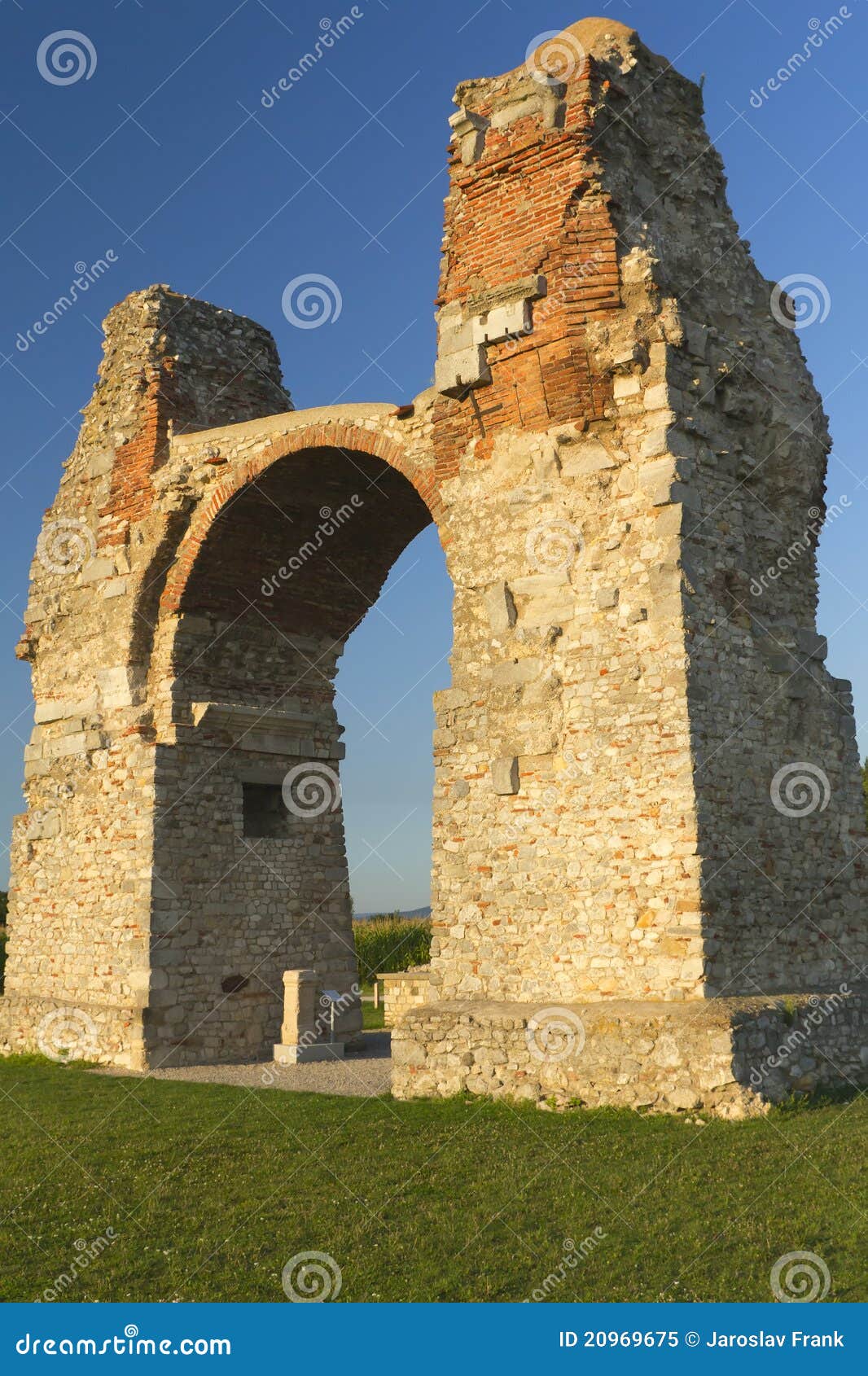 Old Roman Gate stock image. Image of civilization, excavation - 20969675