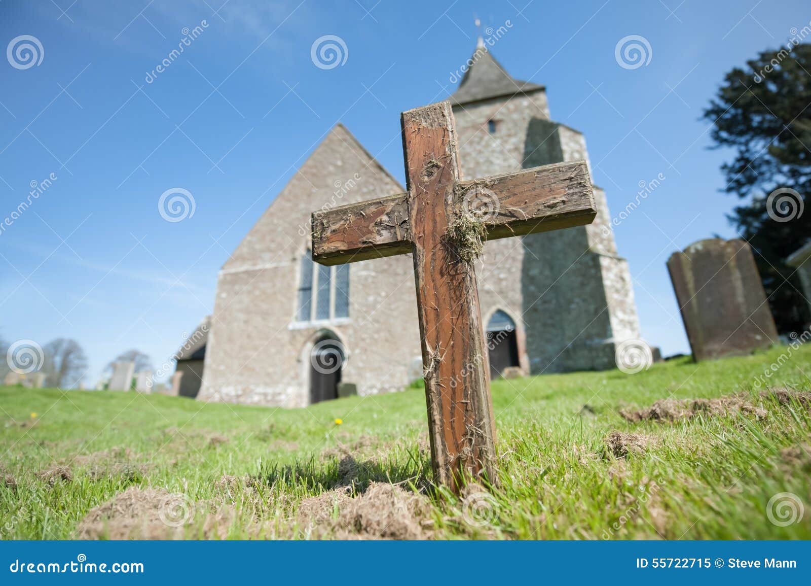 Old rugged cross stock image. Image of graveyard, churchyard - 55722715