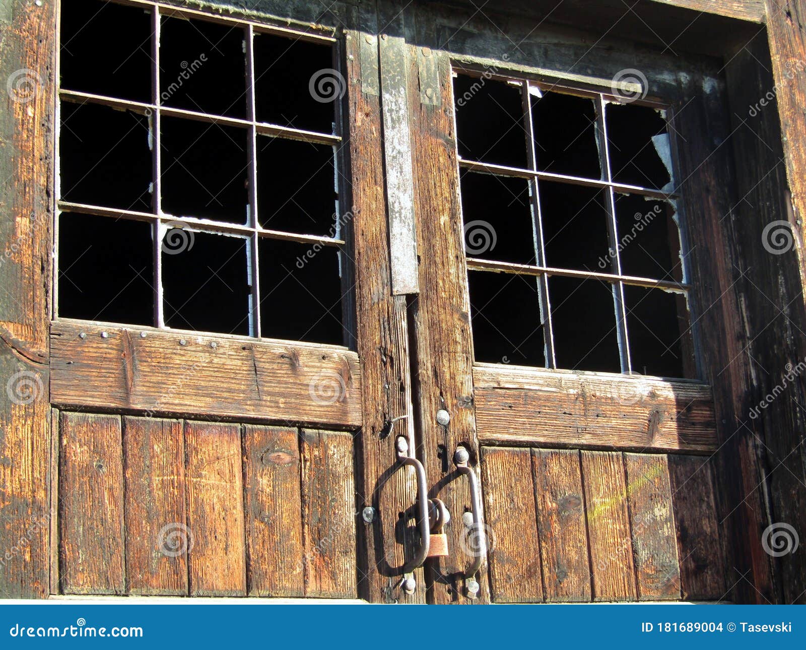 Old Ruined and Broken Wooden Door Stock Photo - Image of hinge, plank ...
