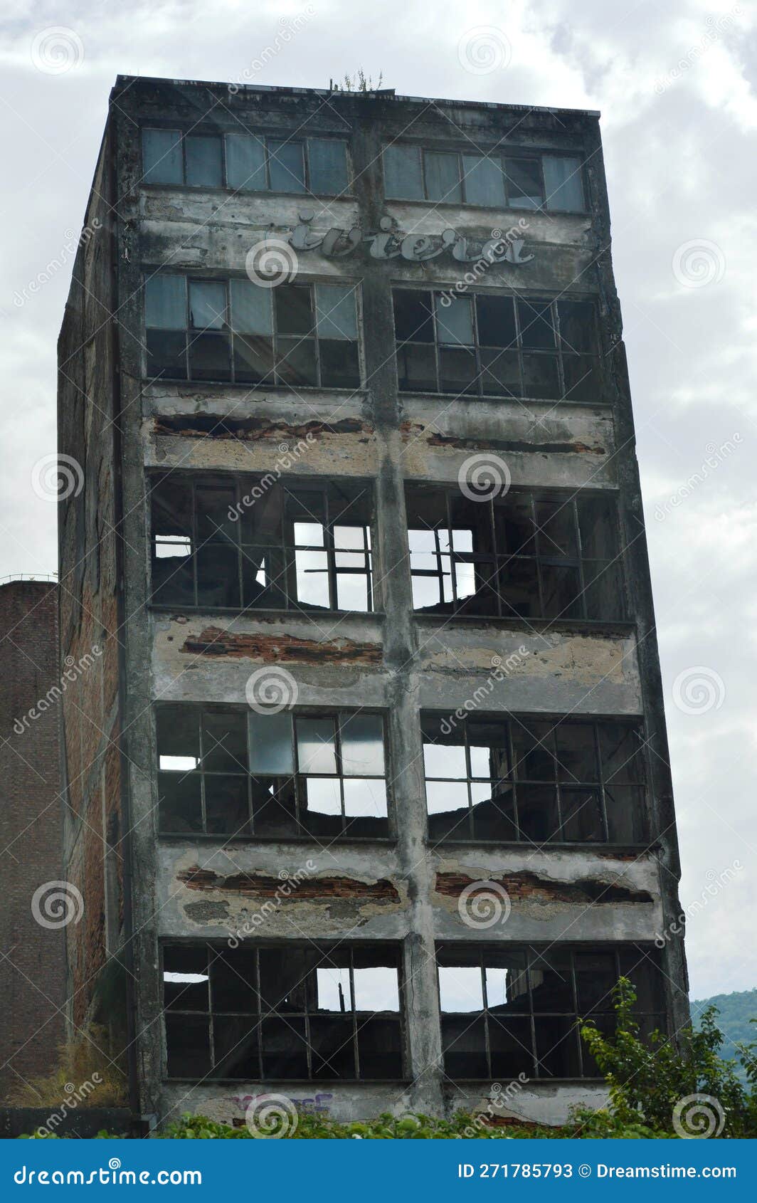 Old Ruined Factory Building Stock Image - Image of ruined, skyscraper ...