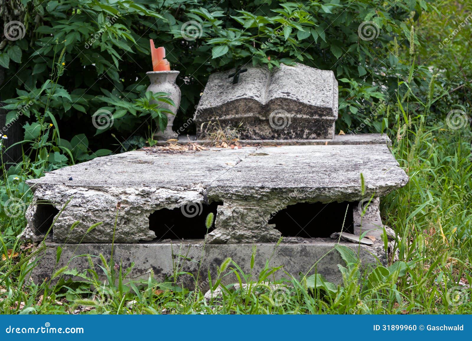 Old ruined grave stock photo. Image of death, outdoors - 31899960