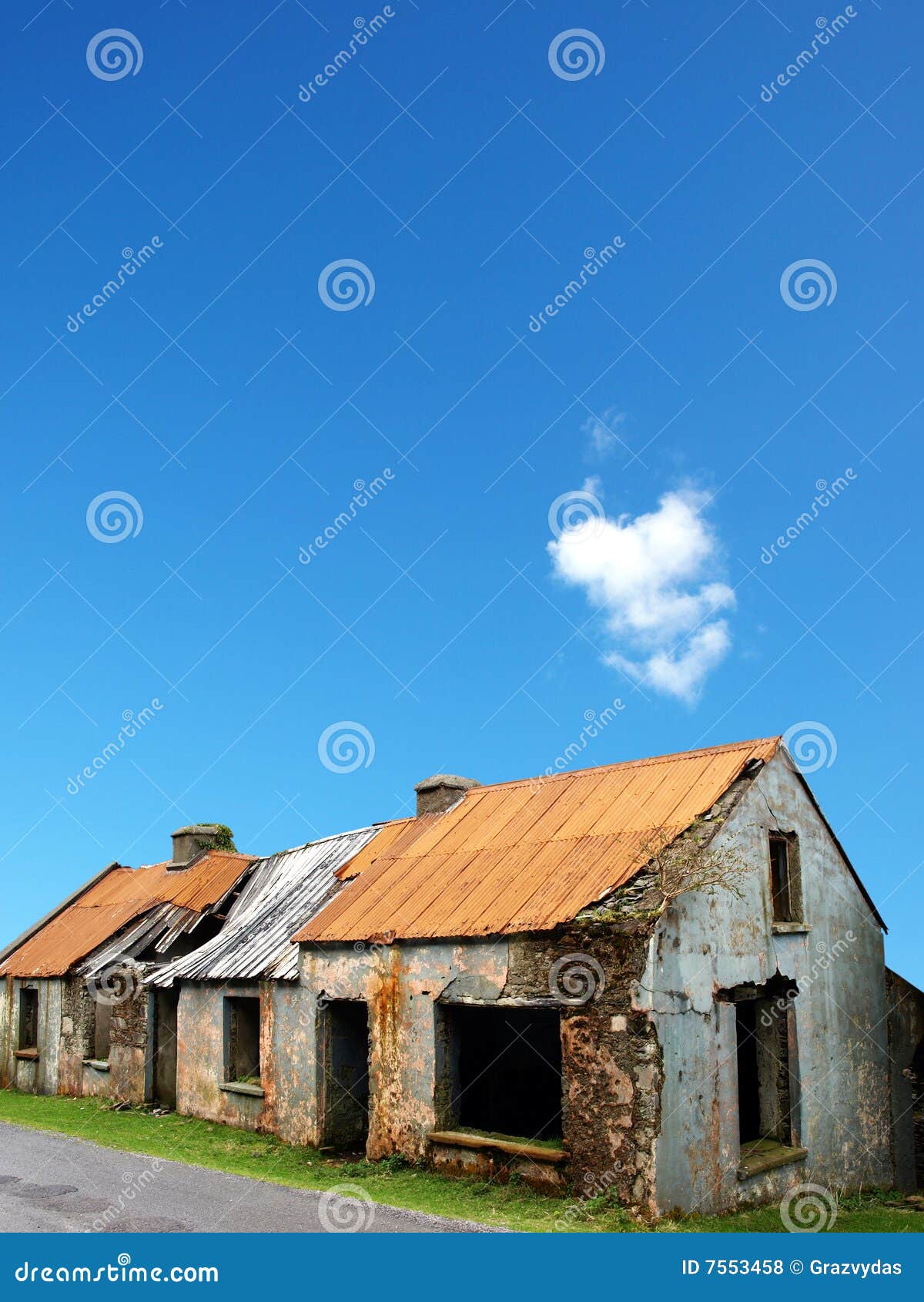 Old ruined house stock photo. Image of nature, untenable - 7553458