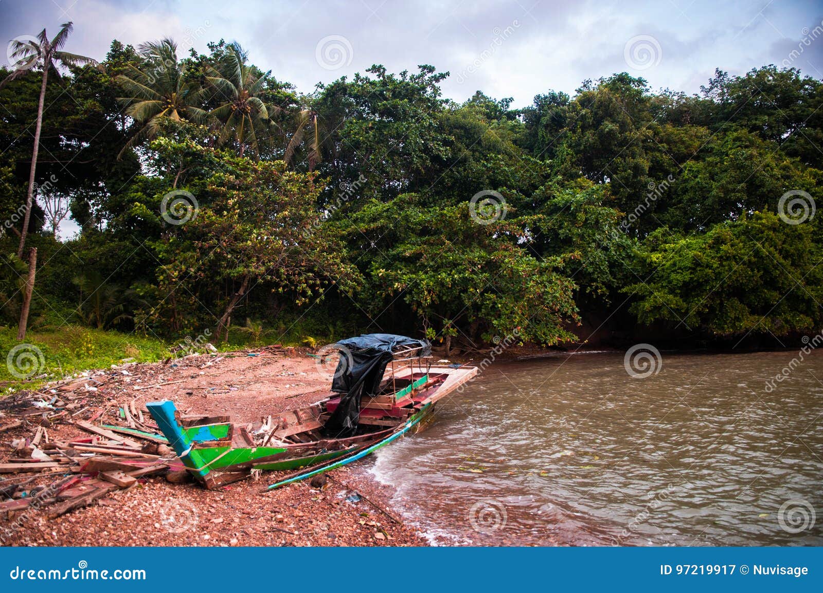 Old Ruined Ship Wreck on the Beach Stock Image - Image of green, wreck ...