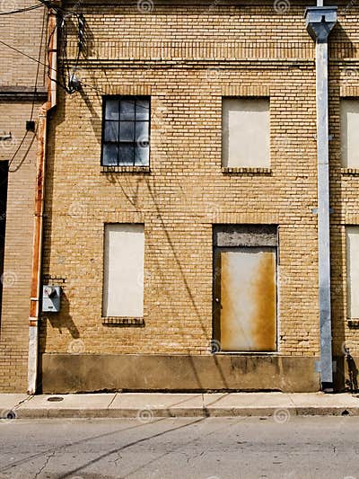 Old Run Down Brick Building Stock Photo - Image of decay, brick: 1960326