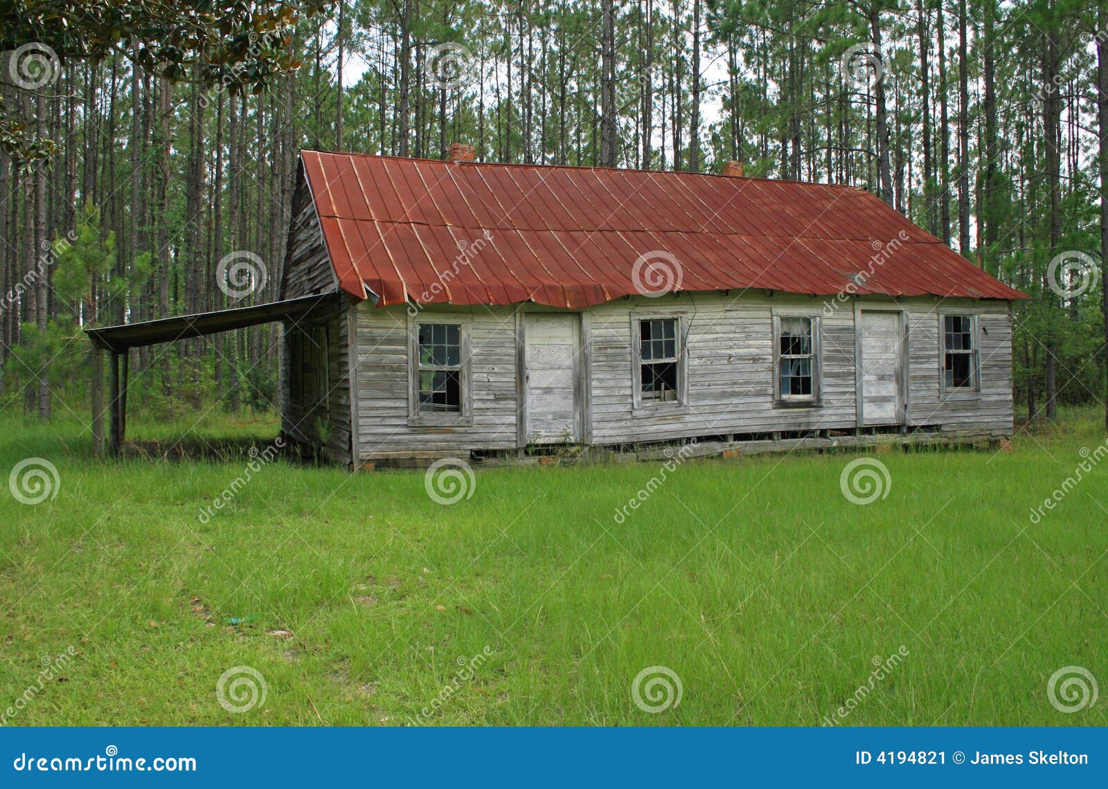 Old run down schoolhouse stock image. Image of trees, roof - 4194821