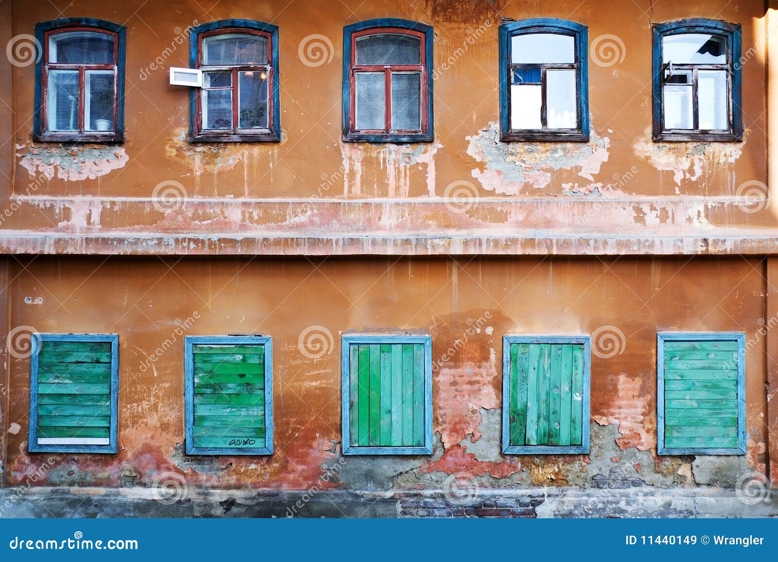 Old rundown building. stock image. Image of abandoned - 11440149