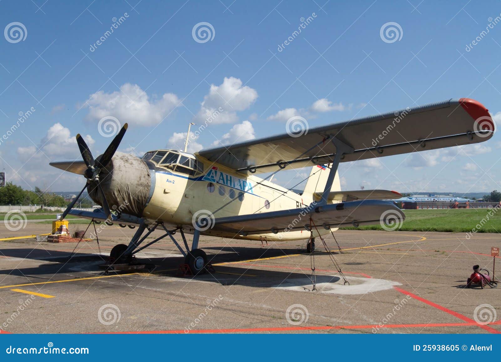 Old Russian an-2 aircraft editorial image. Image of memory - 25938605