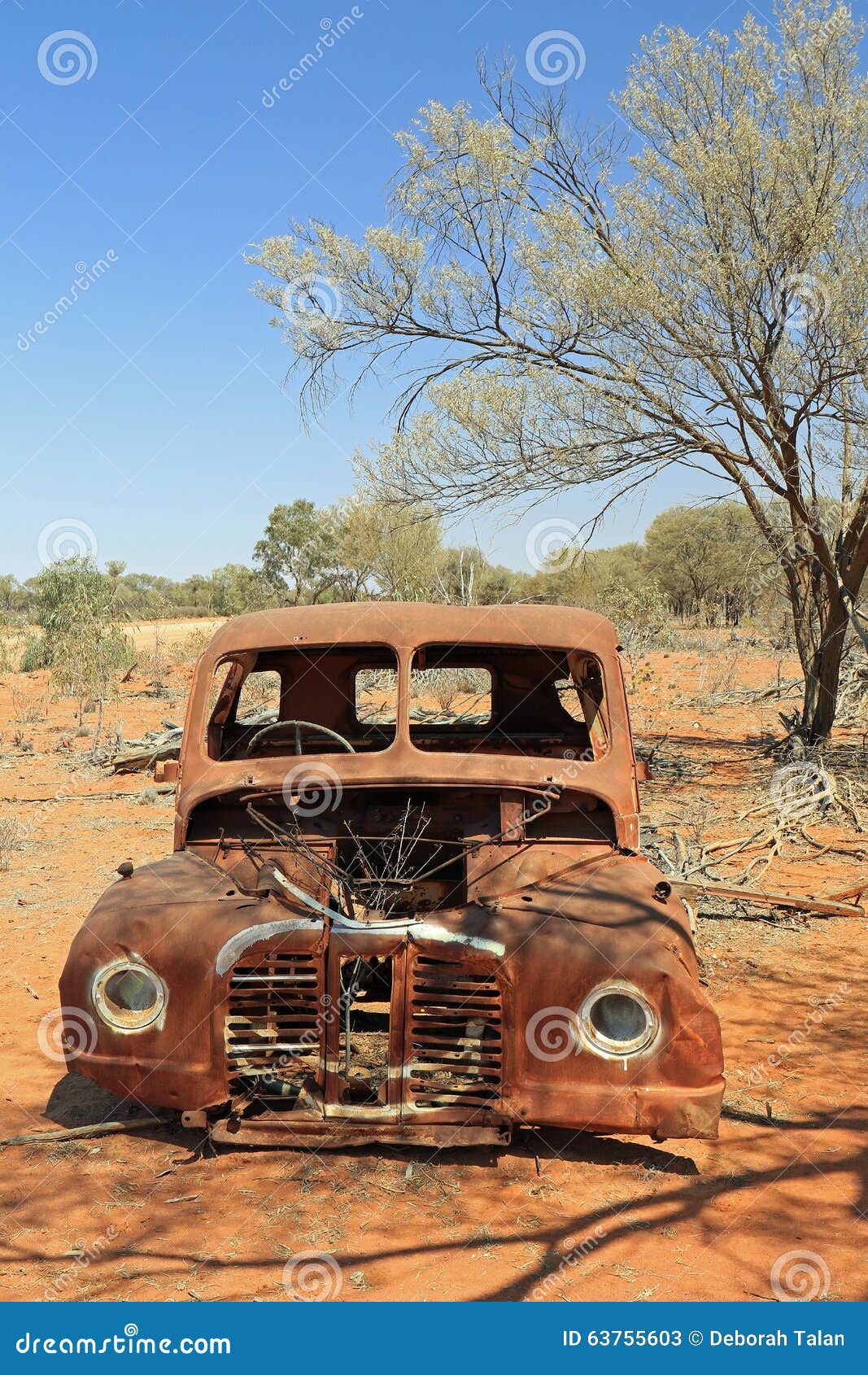 Old Rusted Car in the Australian Outback Stock Image - Image of aged ...