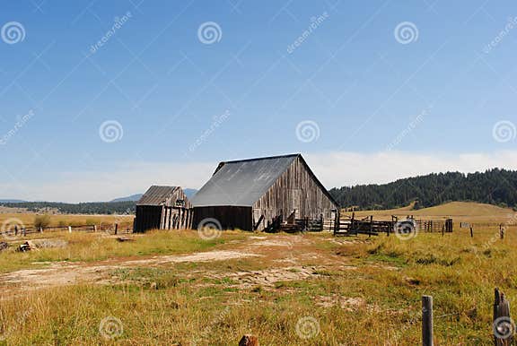 Old Rustic Barn stock photo. Image of nature, summer - 10927678