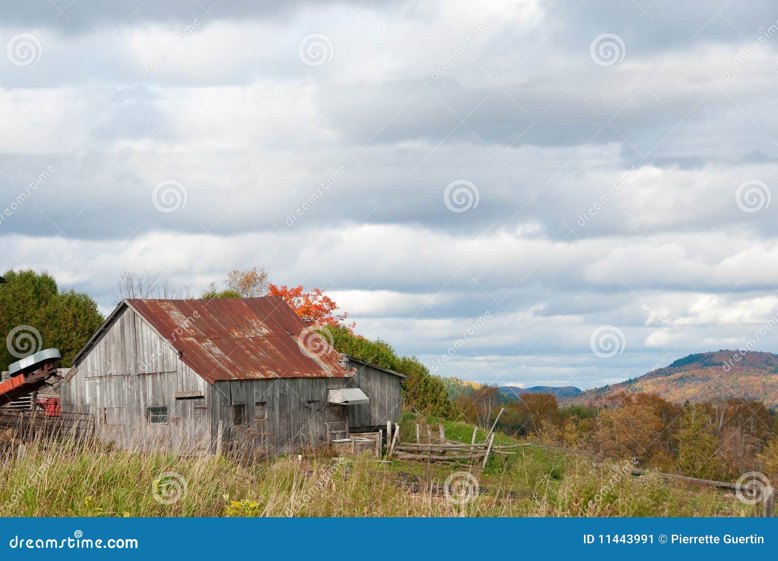 Old rustic barn stock image. Image of building, family - 11443991