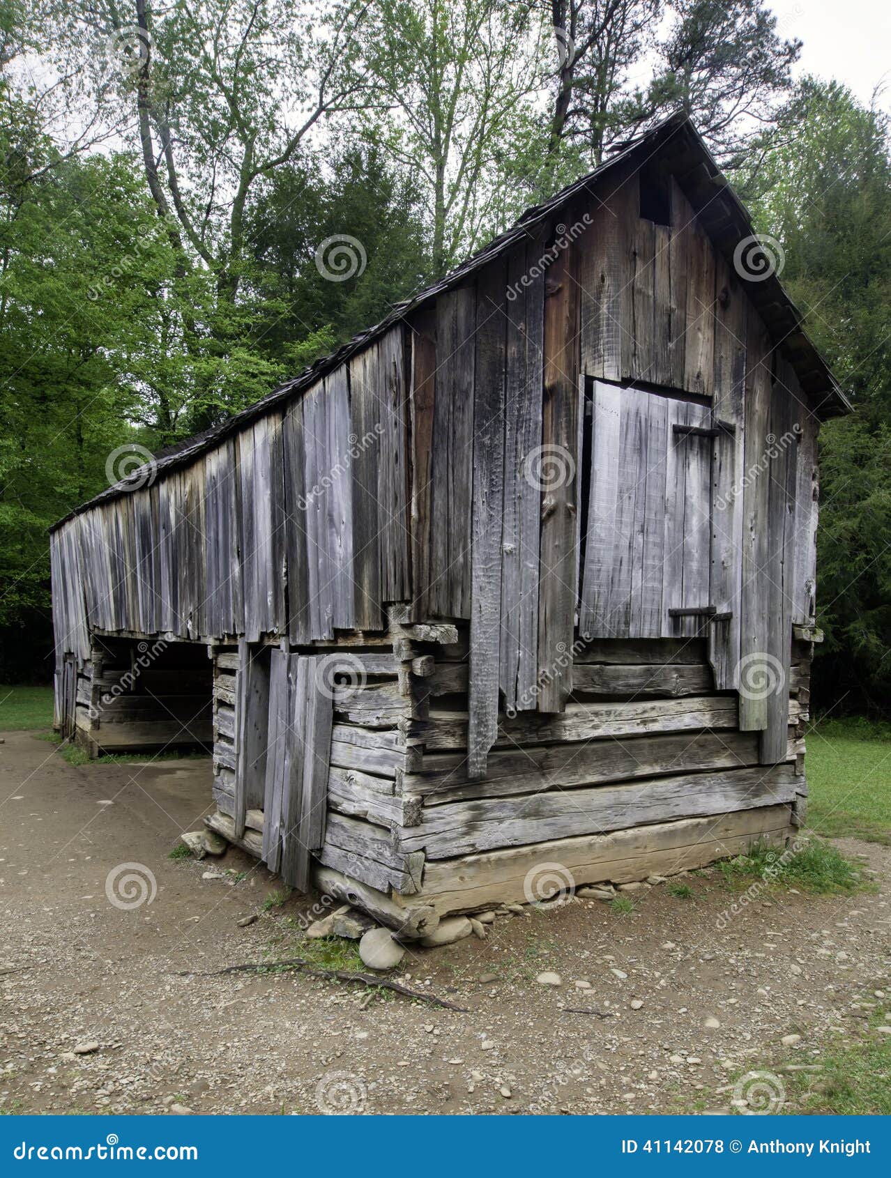 An Old Rustic Barn stock photo. Image of countryside - 41142078