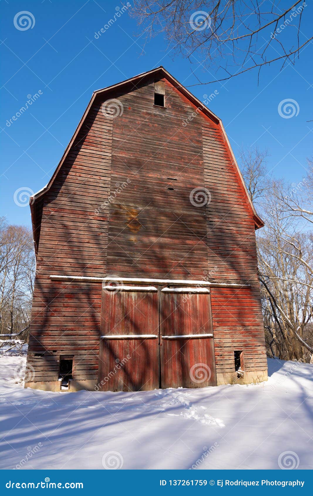 Old rustic barn in Winter stock image. Image of county - 137261759
