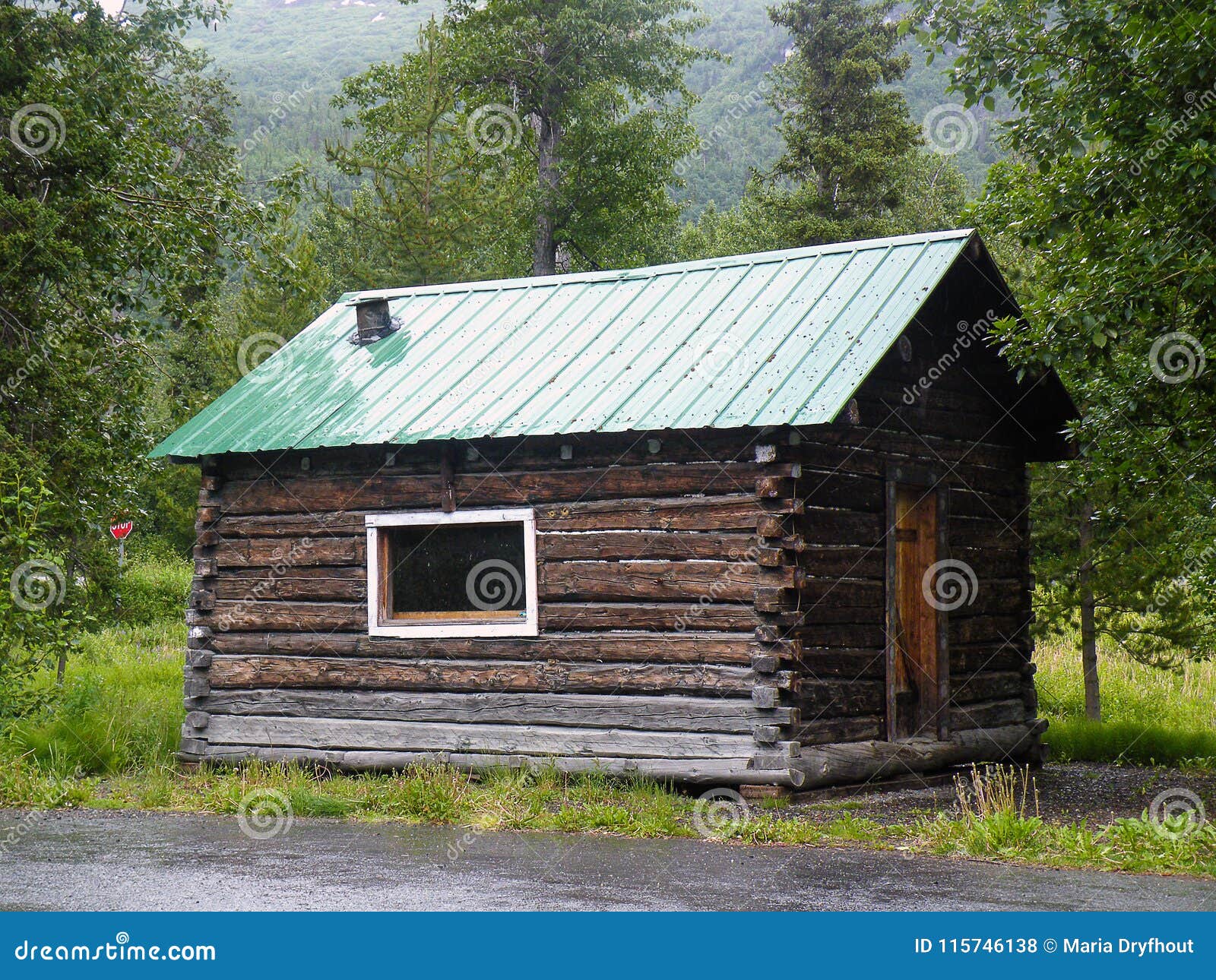 Rustic log cabin in Alaska stock photo. Image of cabin - 115746138