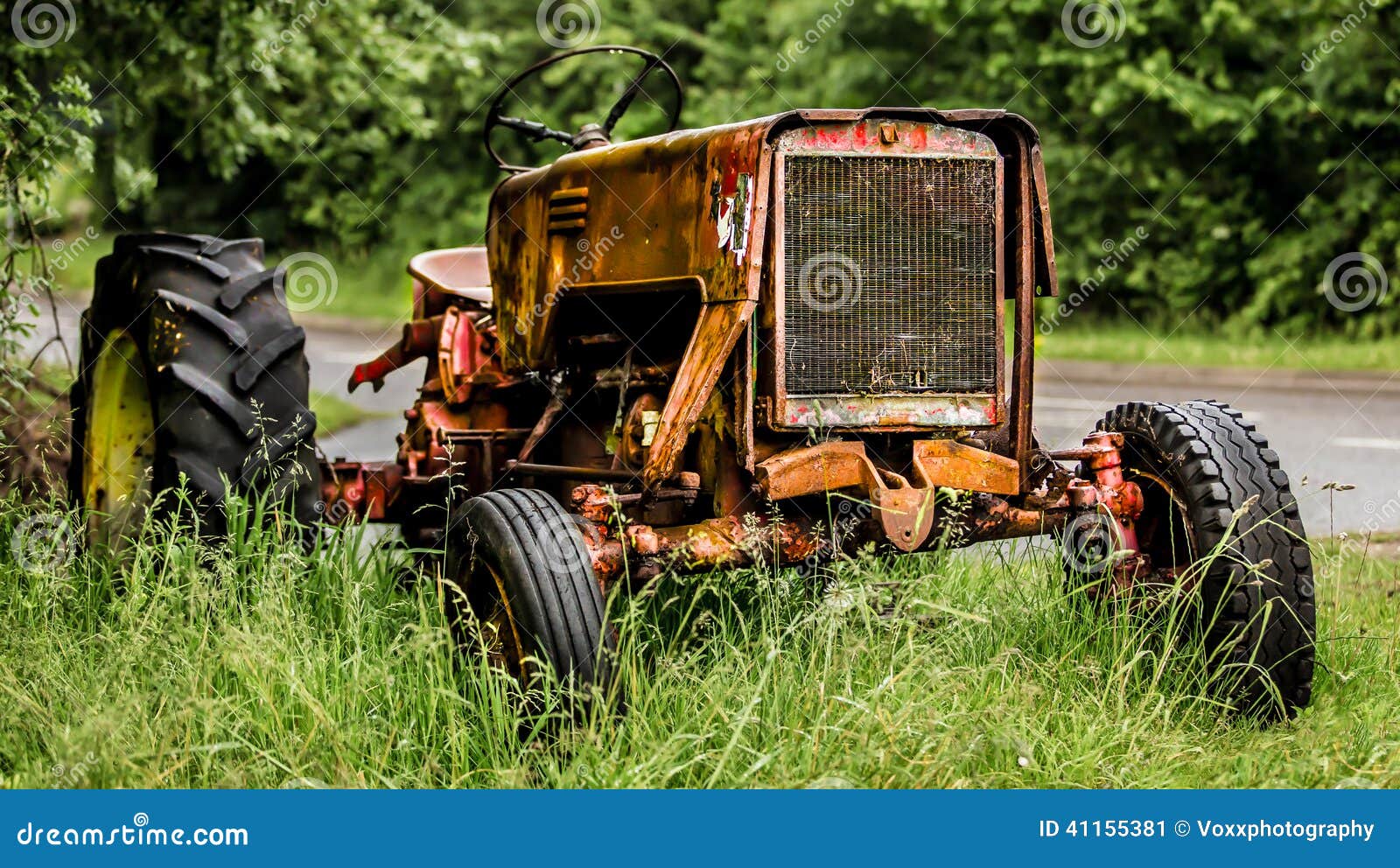 Old rusting tractor stock image. Image of tractor, country - 41155381