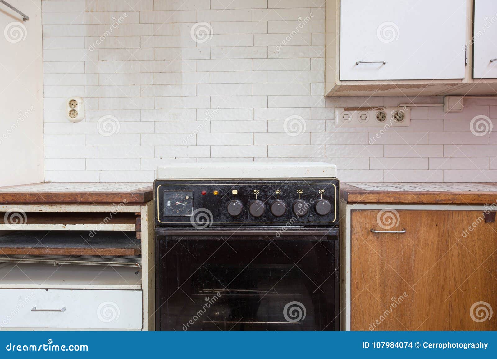 Old Rusty Antique Kitchen with Dirty Oven Stock Photo - Image of ...