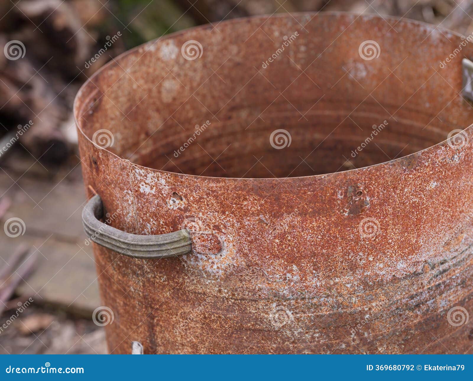 Rusty Barrel Lid On Red Brick Wall And Dry Ivy Branch And Leaves Stock ...