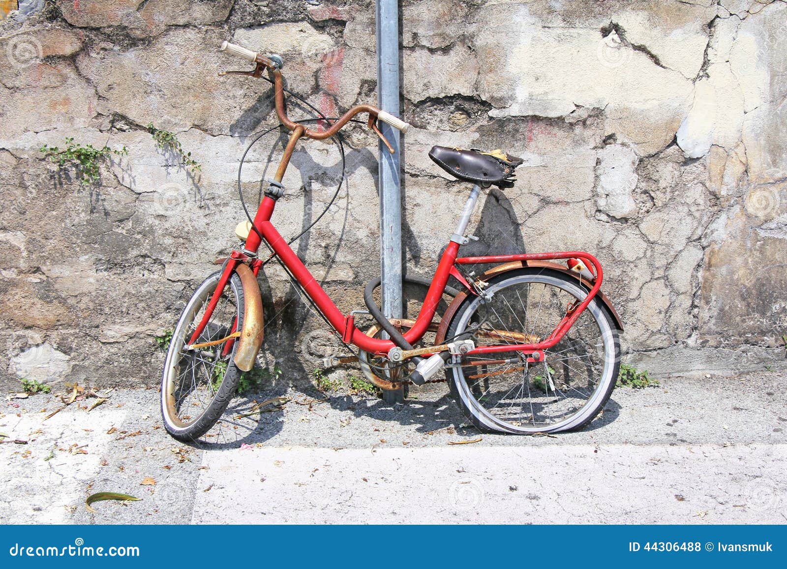 Old rusty bicycle stock photo. Image of classic, city - 44306488