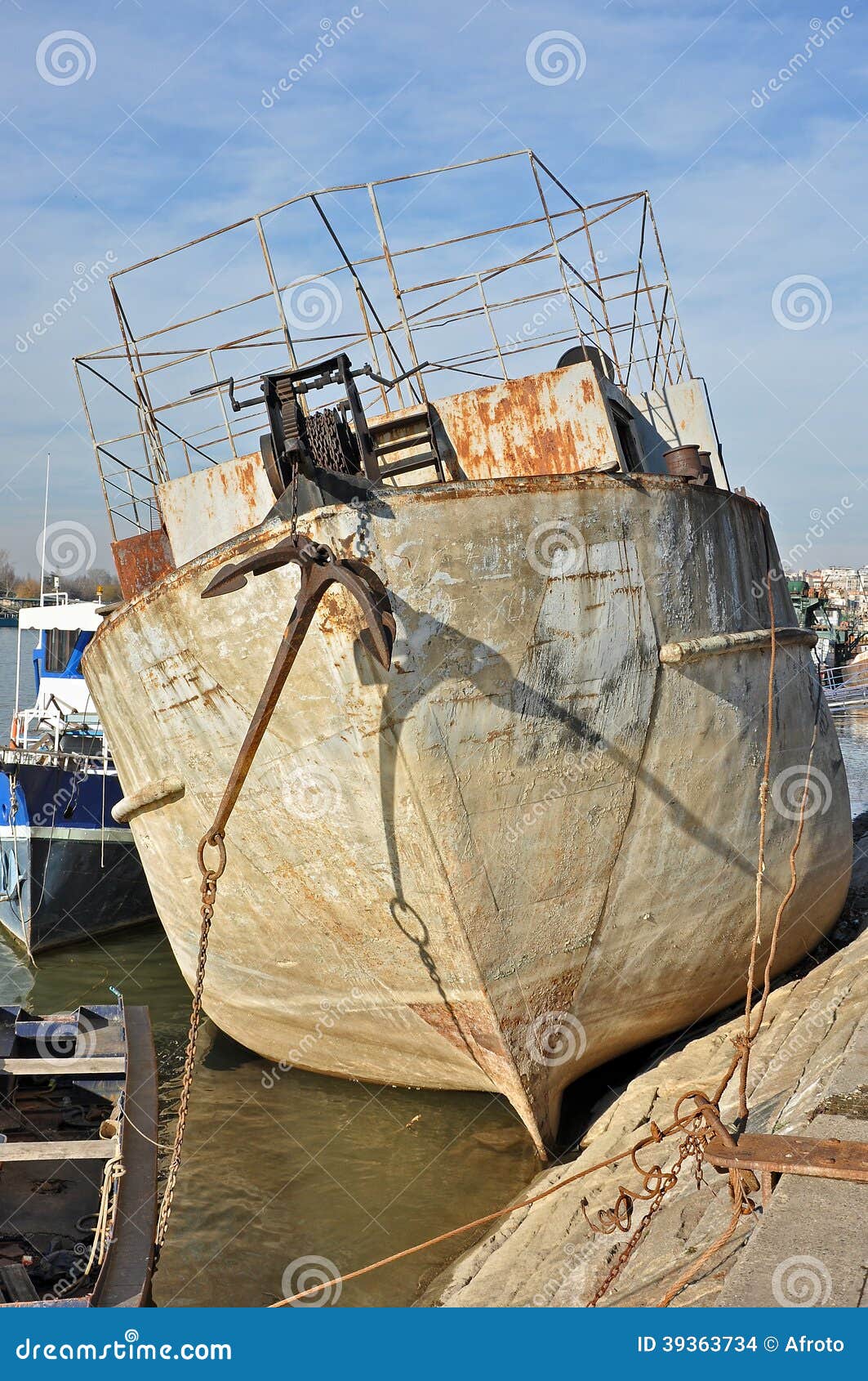 Old rusty boat stock photo. Image of abandoned, horizon - 39363734