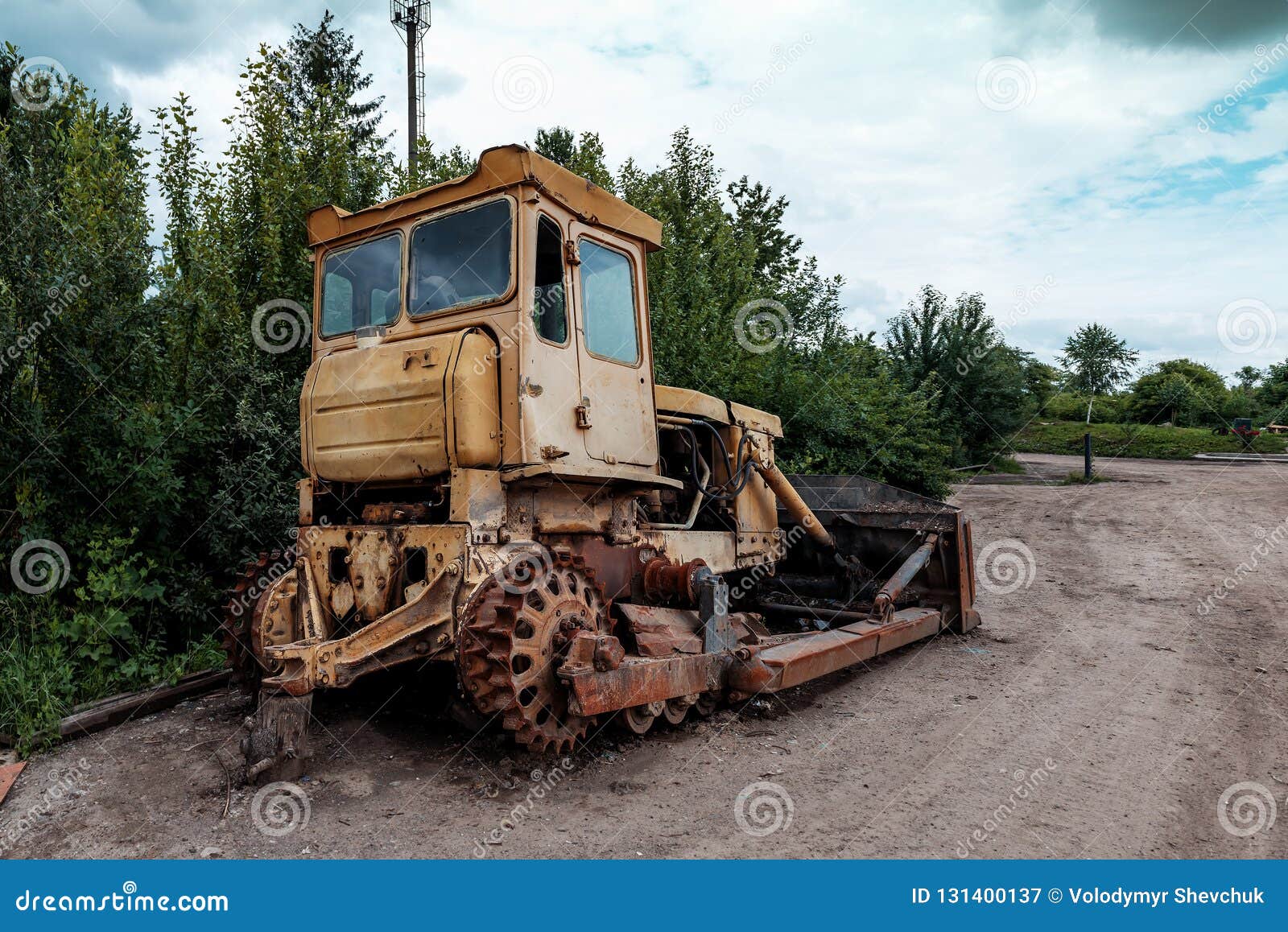 Rusty, Broken Yellow Bulldozer Stock Image - Image of agricultural ...