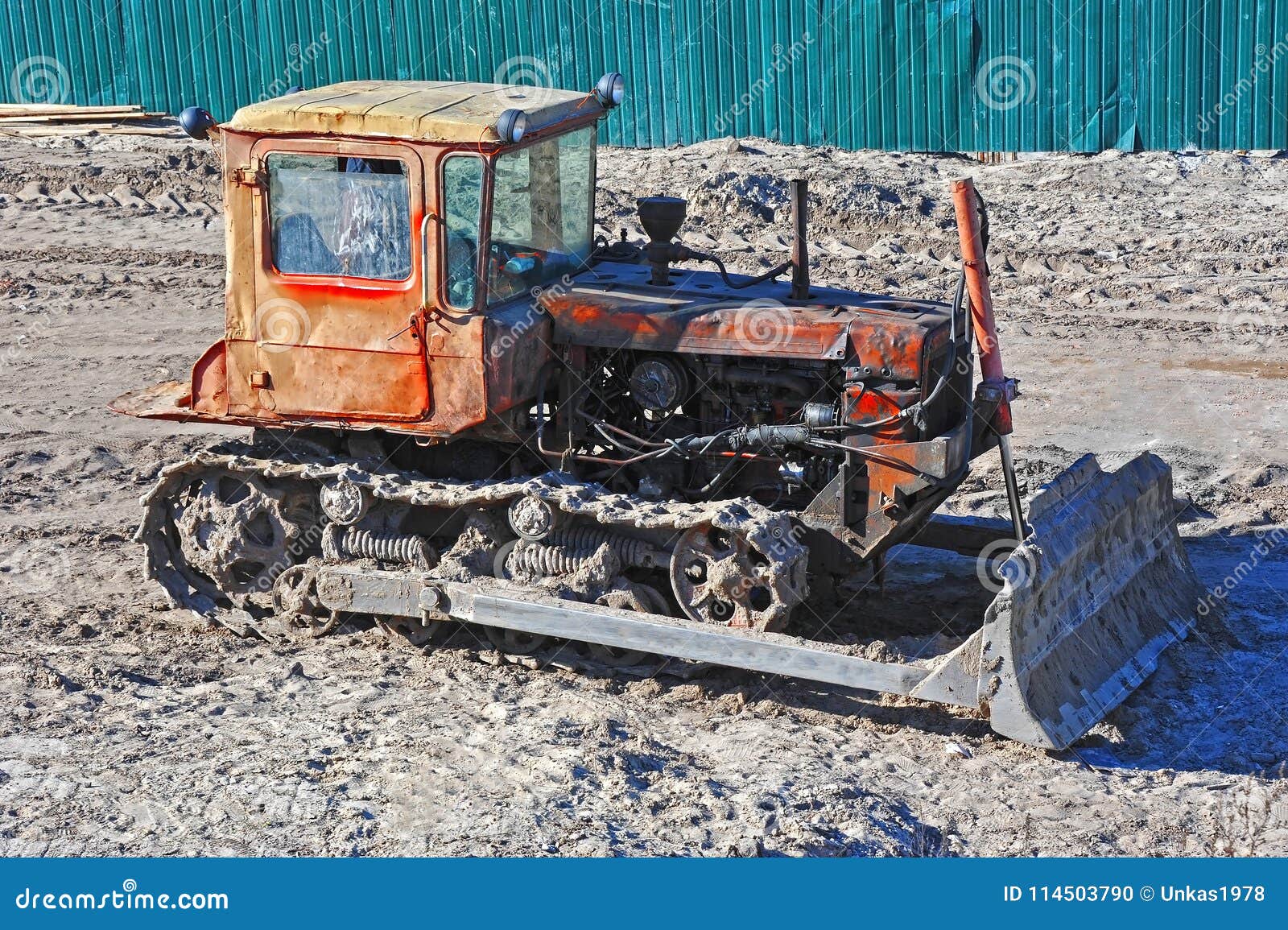 Old rusty bulldozer stock photo. Image of earthmover - 114503790