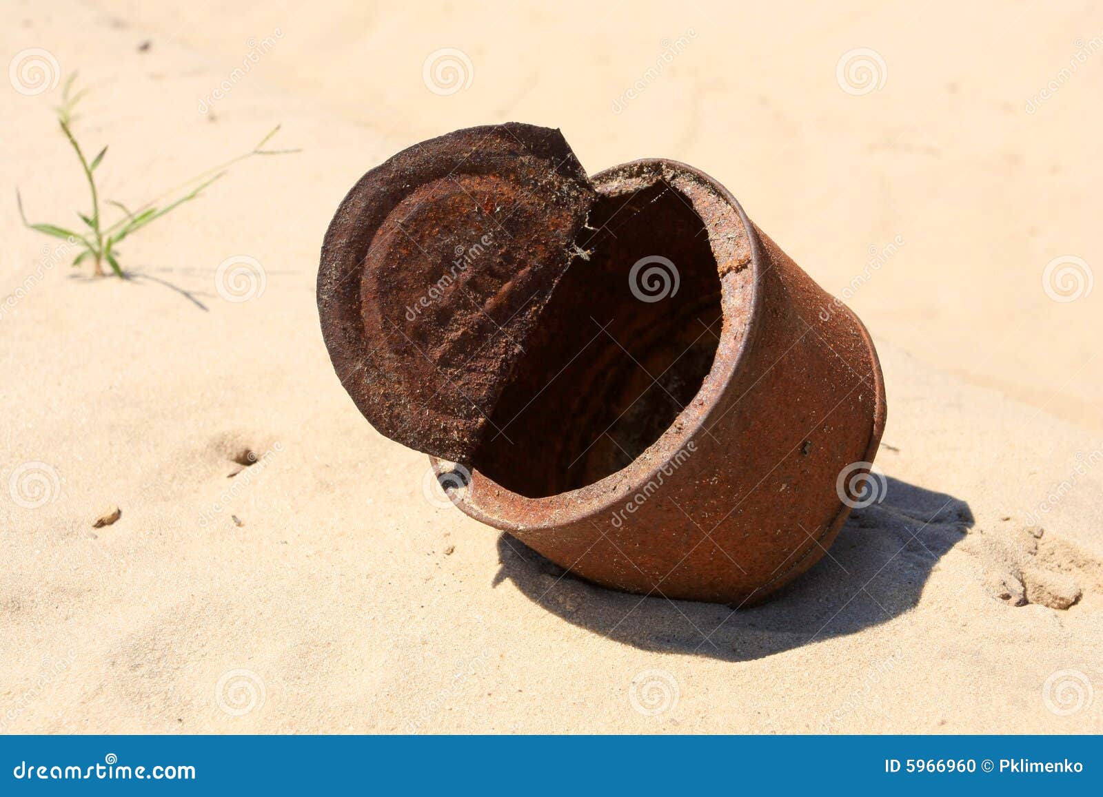Old rusty can stock photo. Image of soil, recycling, outdoor - 5966960