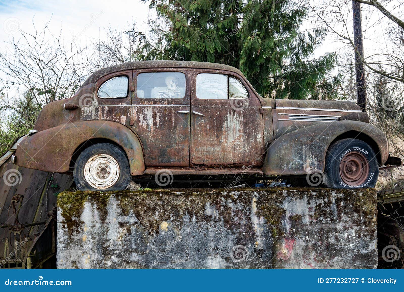 Old rusty Car on Block stock image. Image of vintage - 277232727