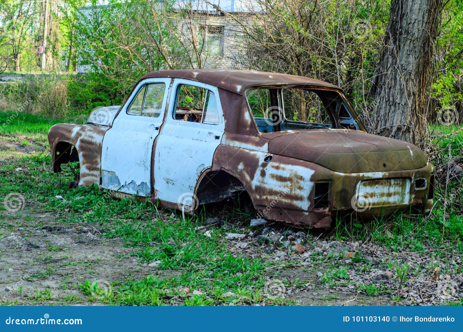 Old rusty car body stock photo. Image of headlight, grill - 101103140